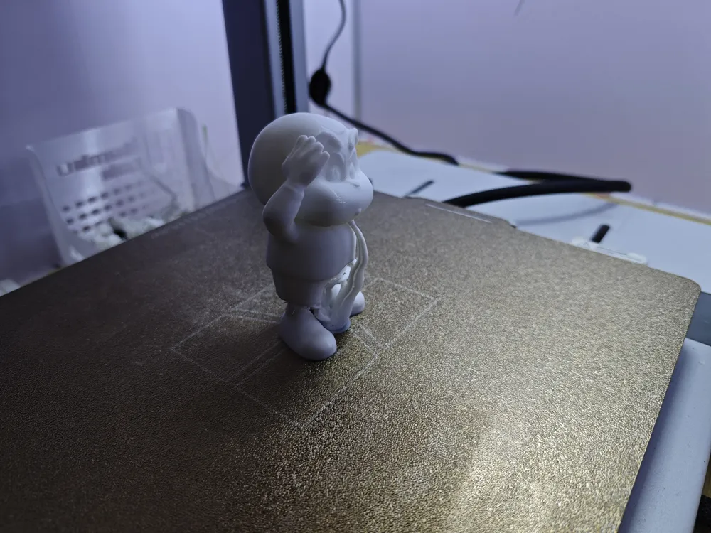 Crayon Shin-chan Saluting Pose - Free 3D Print Model - MakerWorld