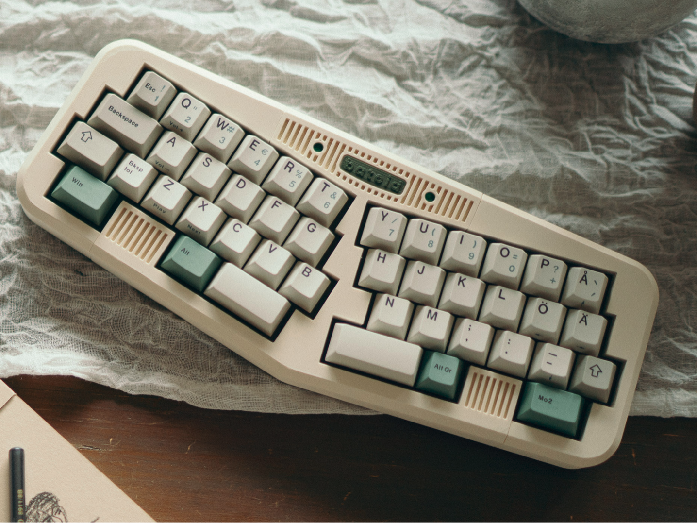 Batoid Ergonomic Single-Piece Keyboard Remixed by hontoo MakerWorld ...