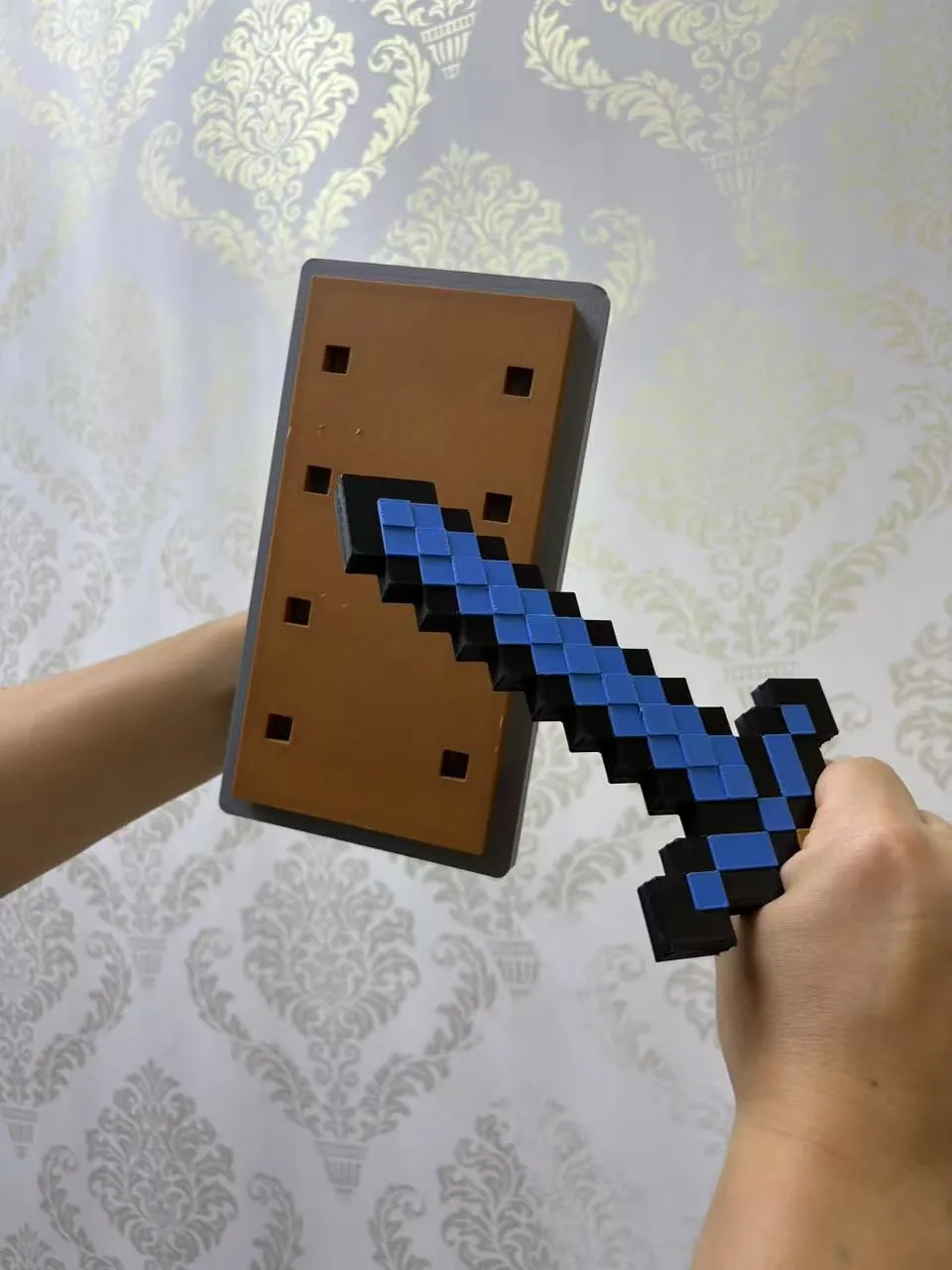 My World Shield Minecraft Shield by user_1160729790 MakerWorld ...