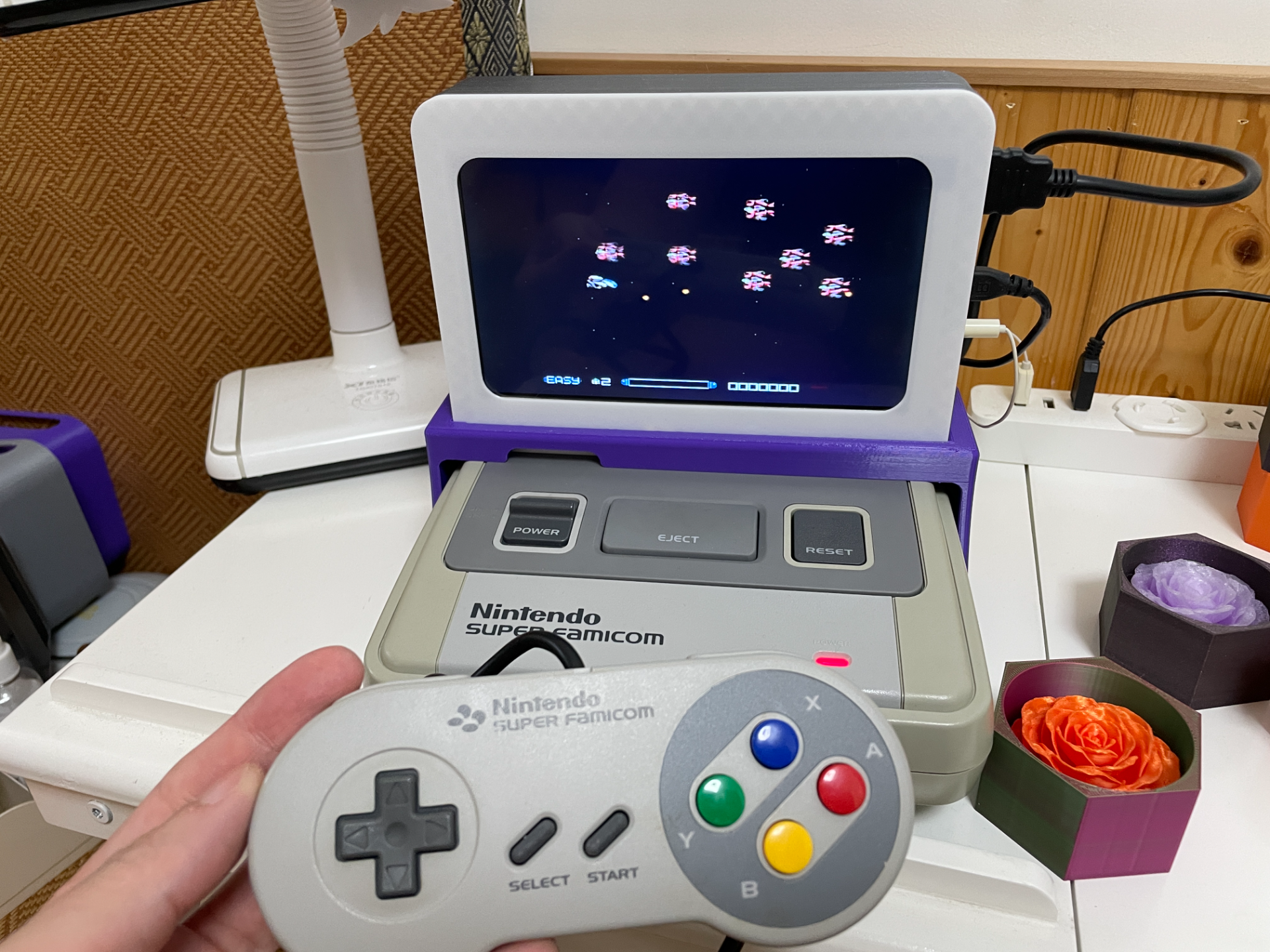 Super Nintendo (Japanese version) display frame by Glooby - MakerWorld