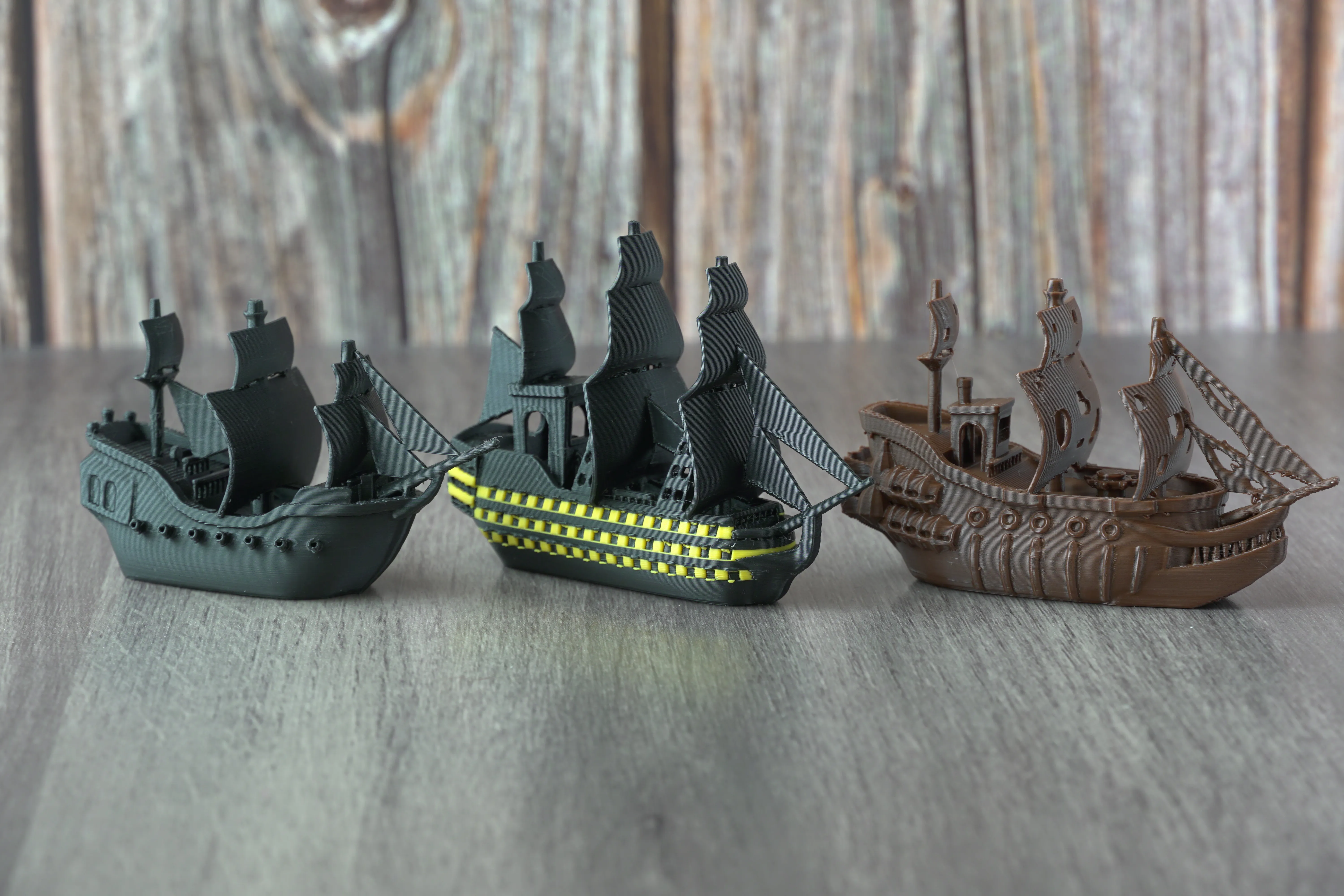 HMS Endaevour Benchy - Pirates of the Caribbean by Nikko_V MakerWorld ...