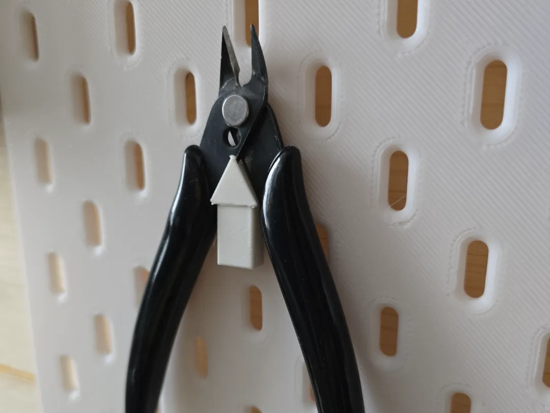 Skadis side cutter holder - Free 3D Print Model - MakerWorld