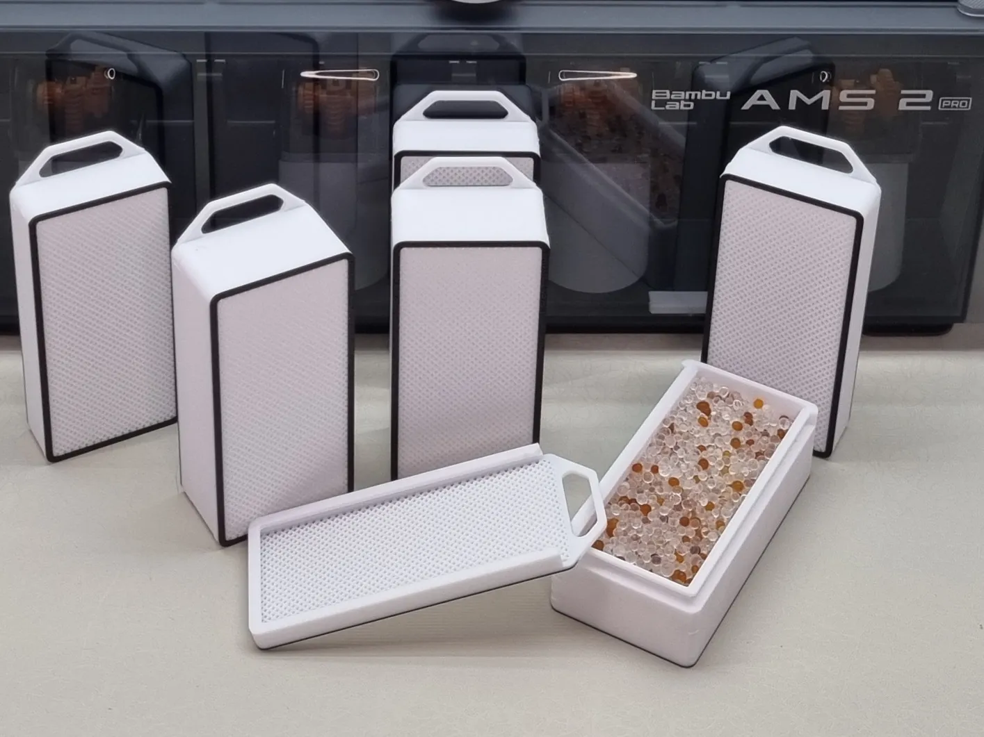 No Spill AMS 2 Pro silica gel desiccant boxes by Professional3D ...