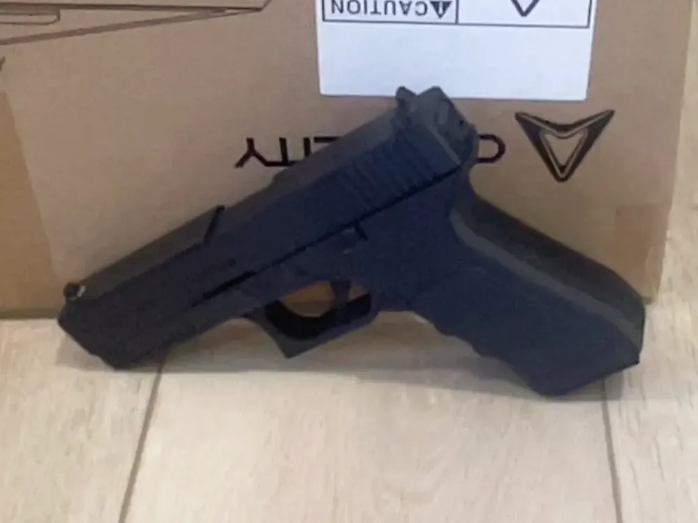 Réplica Glock 17 por BumboMakerWorld: Descarga Modelos 3D Gratuitos