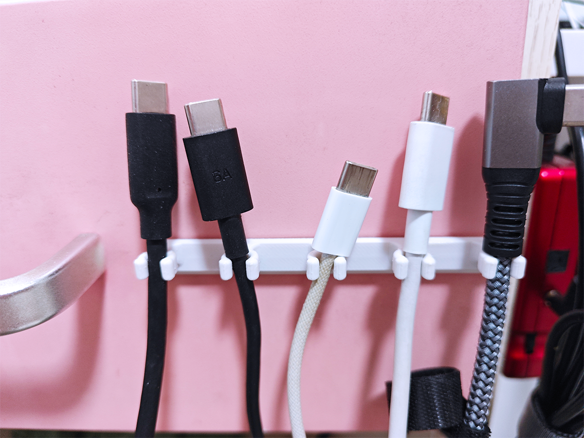 Charging Cable Clip by 土豆地呱 MakerWorld: Download Free 3D Models