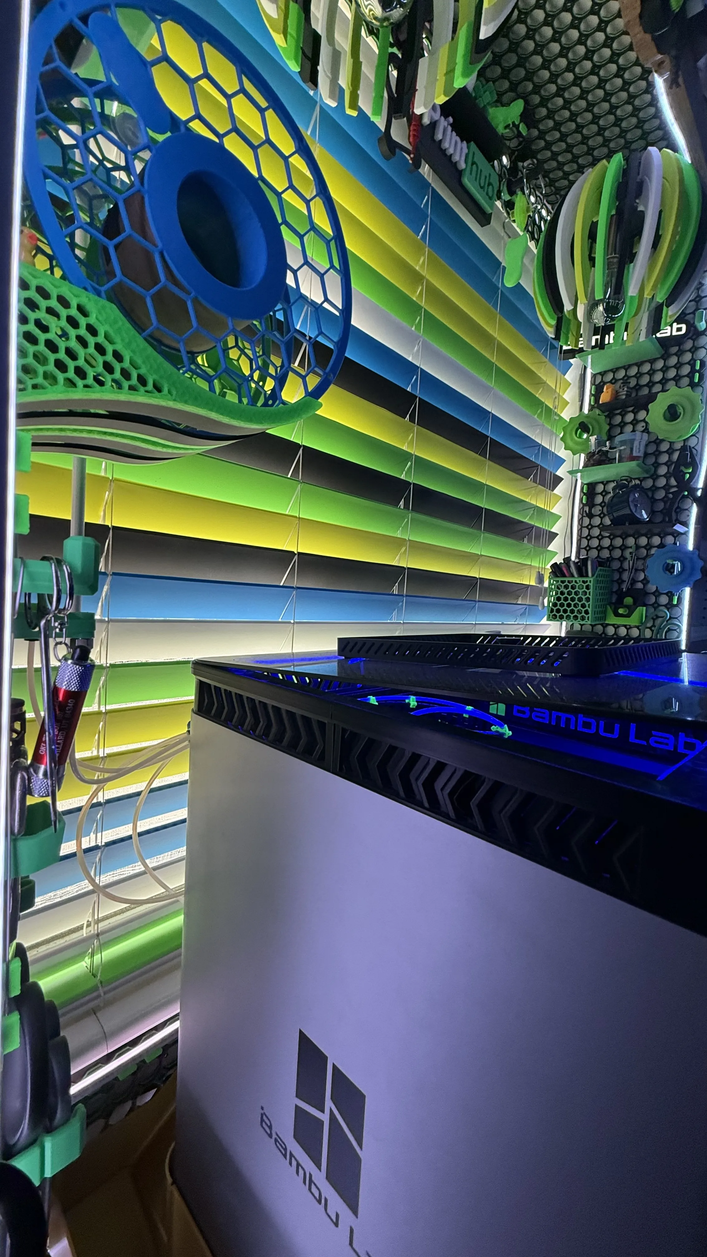 Snap-On UV Reactive Blinds – Print and Glow! by Niellex MakerWorld ...