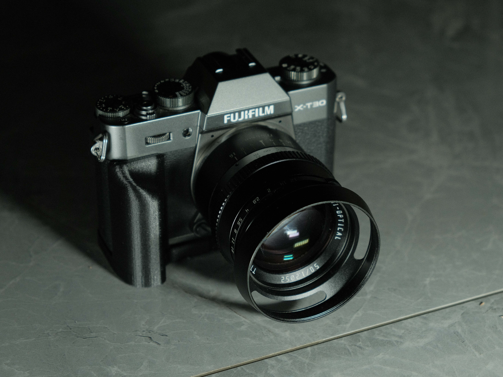Fujifilm XT30 Camera Grip by 我只是个搬砖的后浪MakerWorld: Download Free 3D Models
