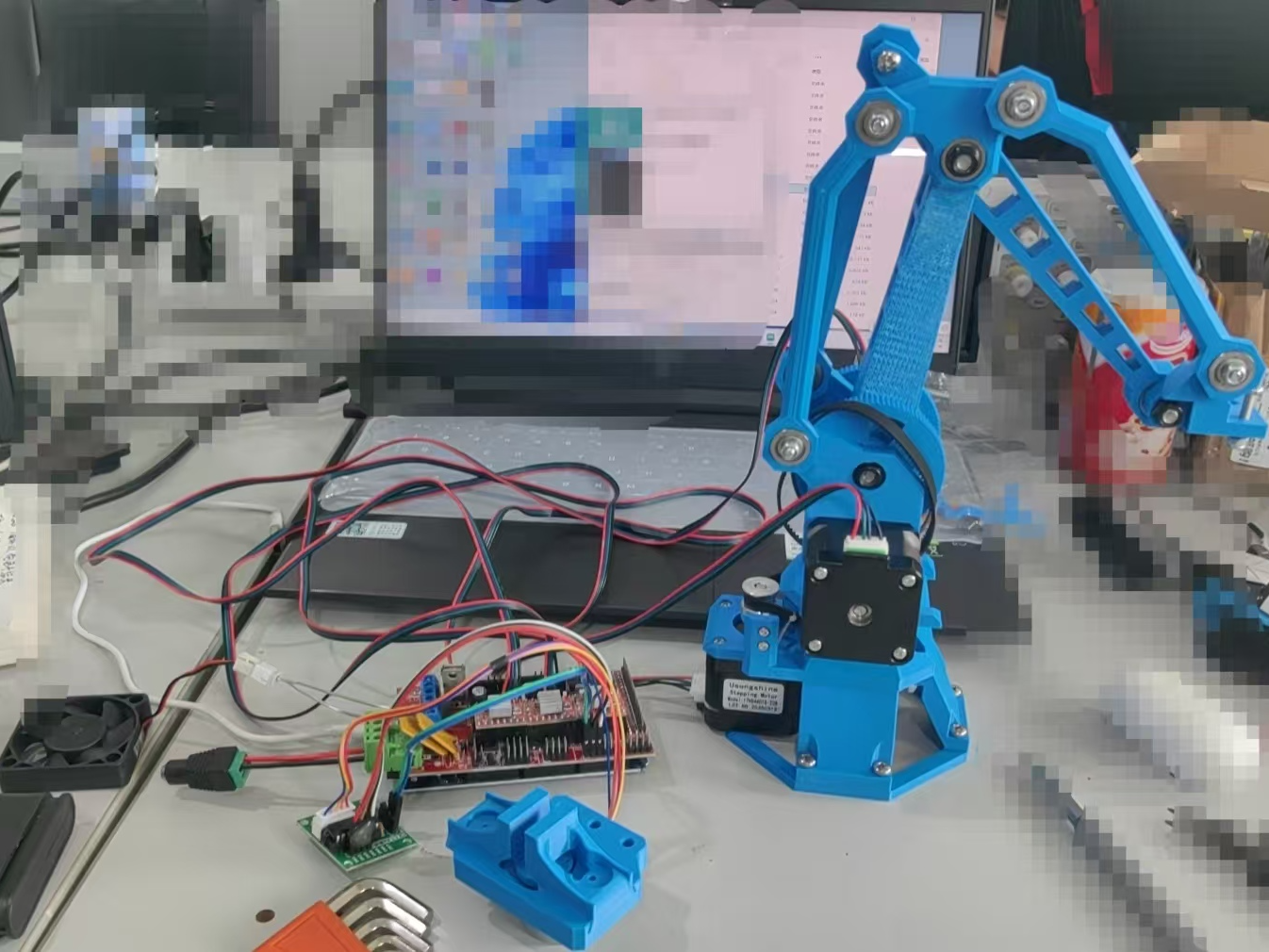 Robotic arm (originally a model from T-station, modified) (hardware is ...