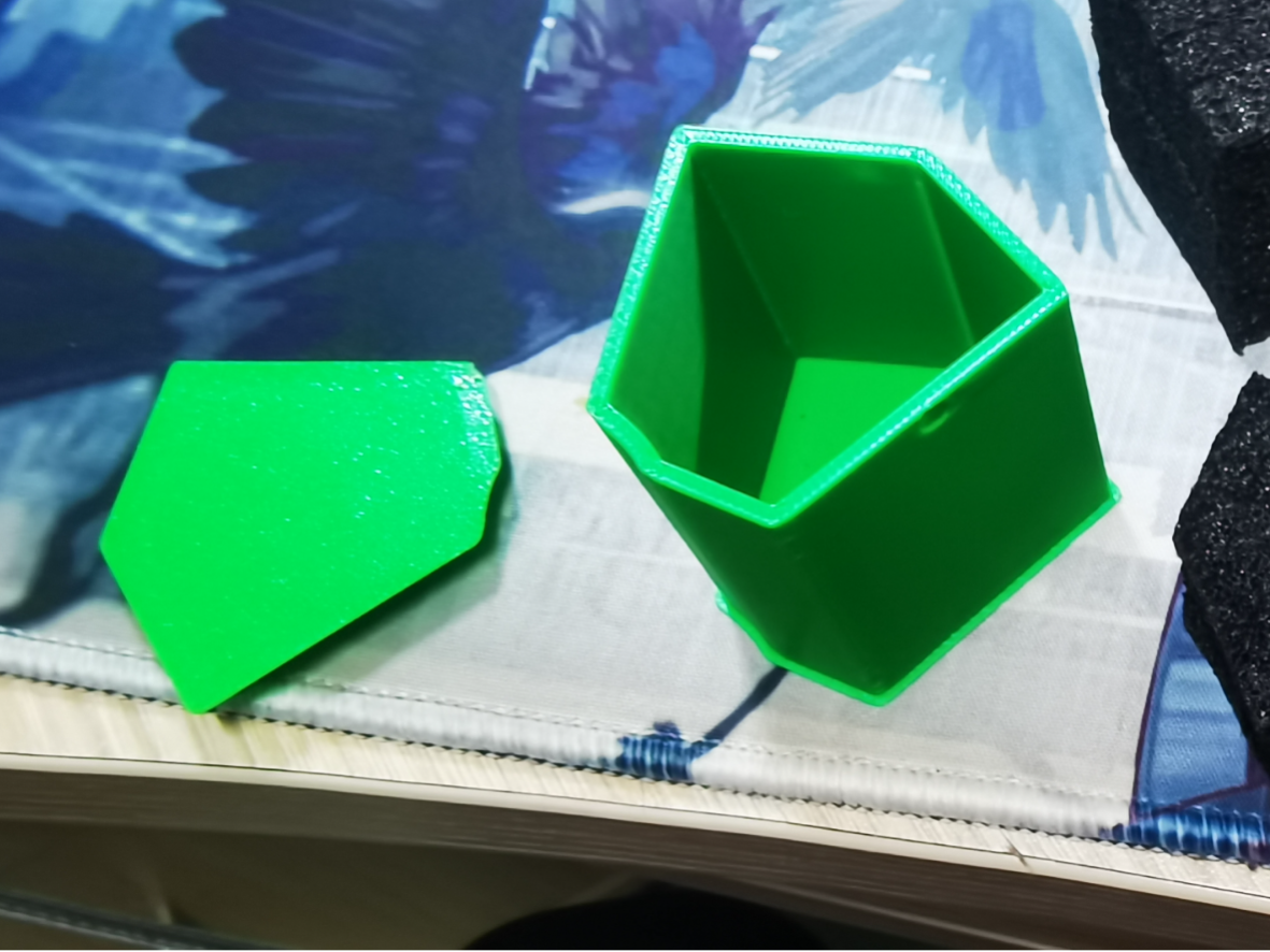 Emergency pick holder for @翻滚告奴鱼's build-in speaker playable electric ...