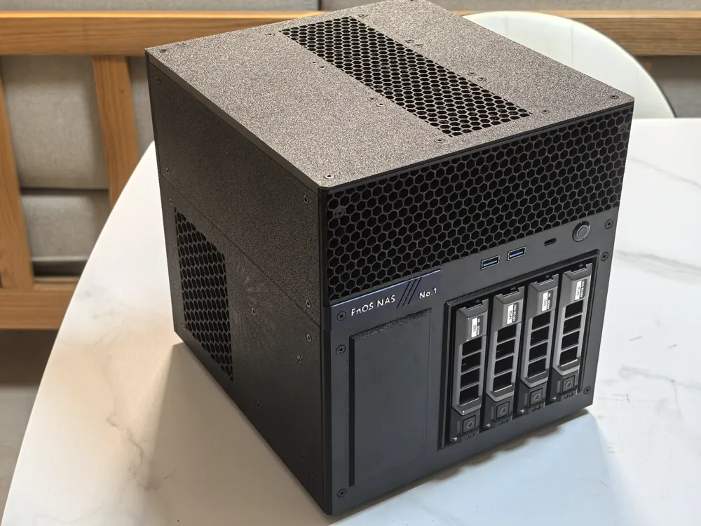 暗黑加强版4盘位NAS，支持ITX主板、SFX电源、半高PCIE 二次创作 - 来自 user_1076924975 MakerWorld ...