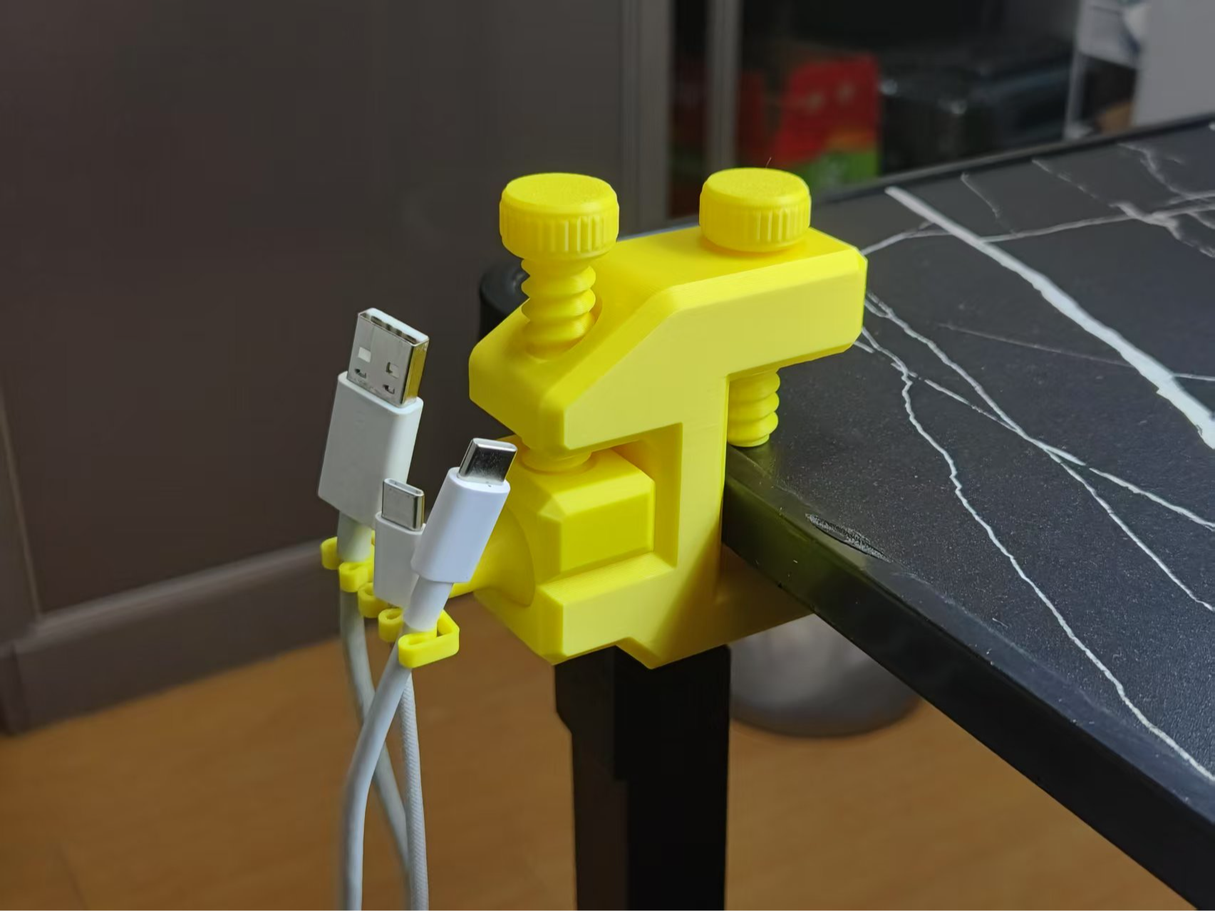 Desk Edge Cable Clip by 油菜又爱打 MakerWorld: Download Free 3D Models