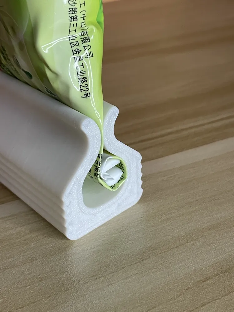 Toothpaste Squeezer, Residue Toothpaste Extractor by user_424638927 ...