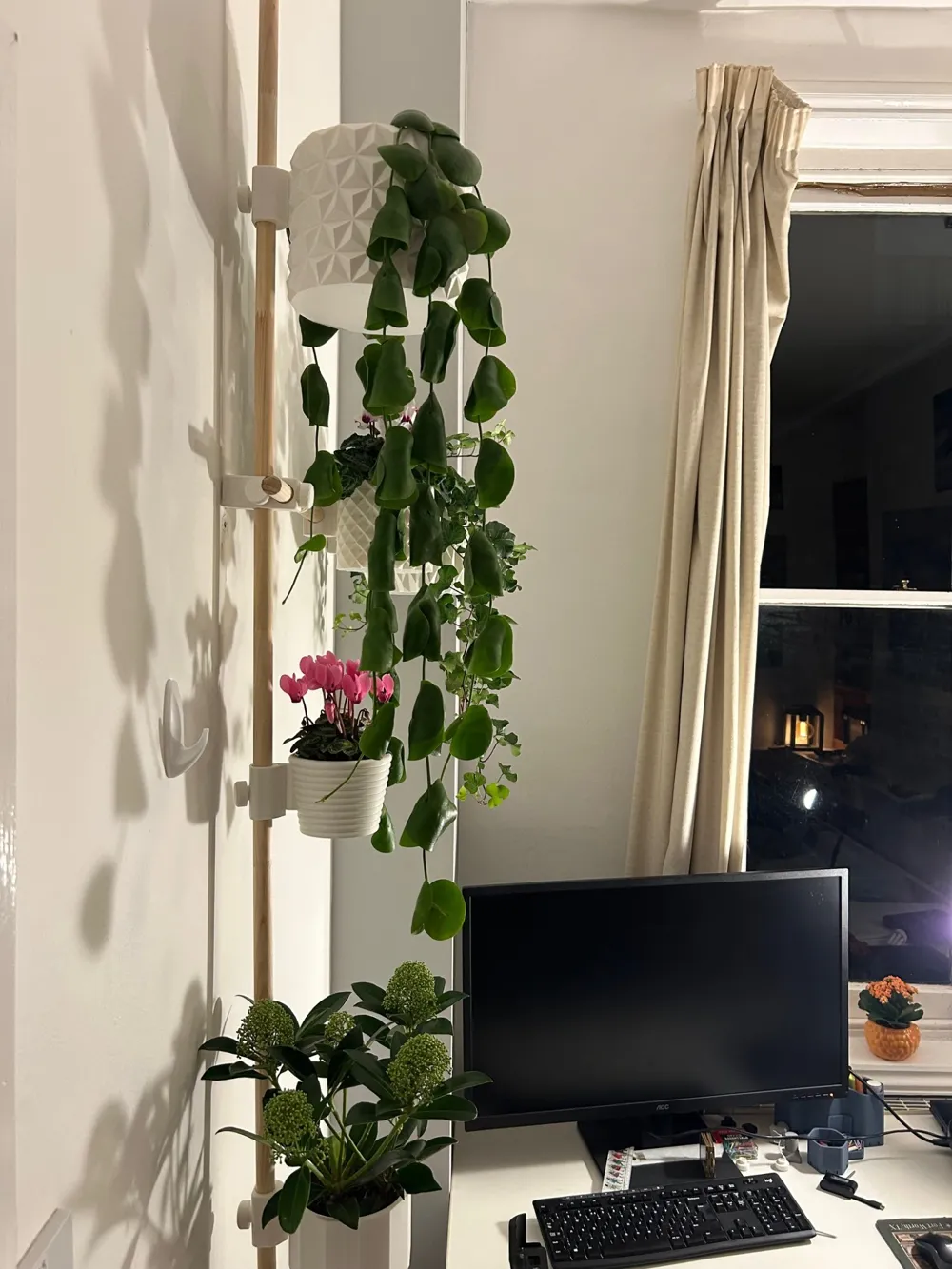 Modular Wall Mounted Plant Pot Setup by Alexander de Boer MakerWorld ...