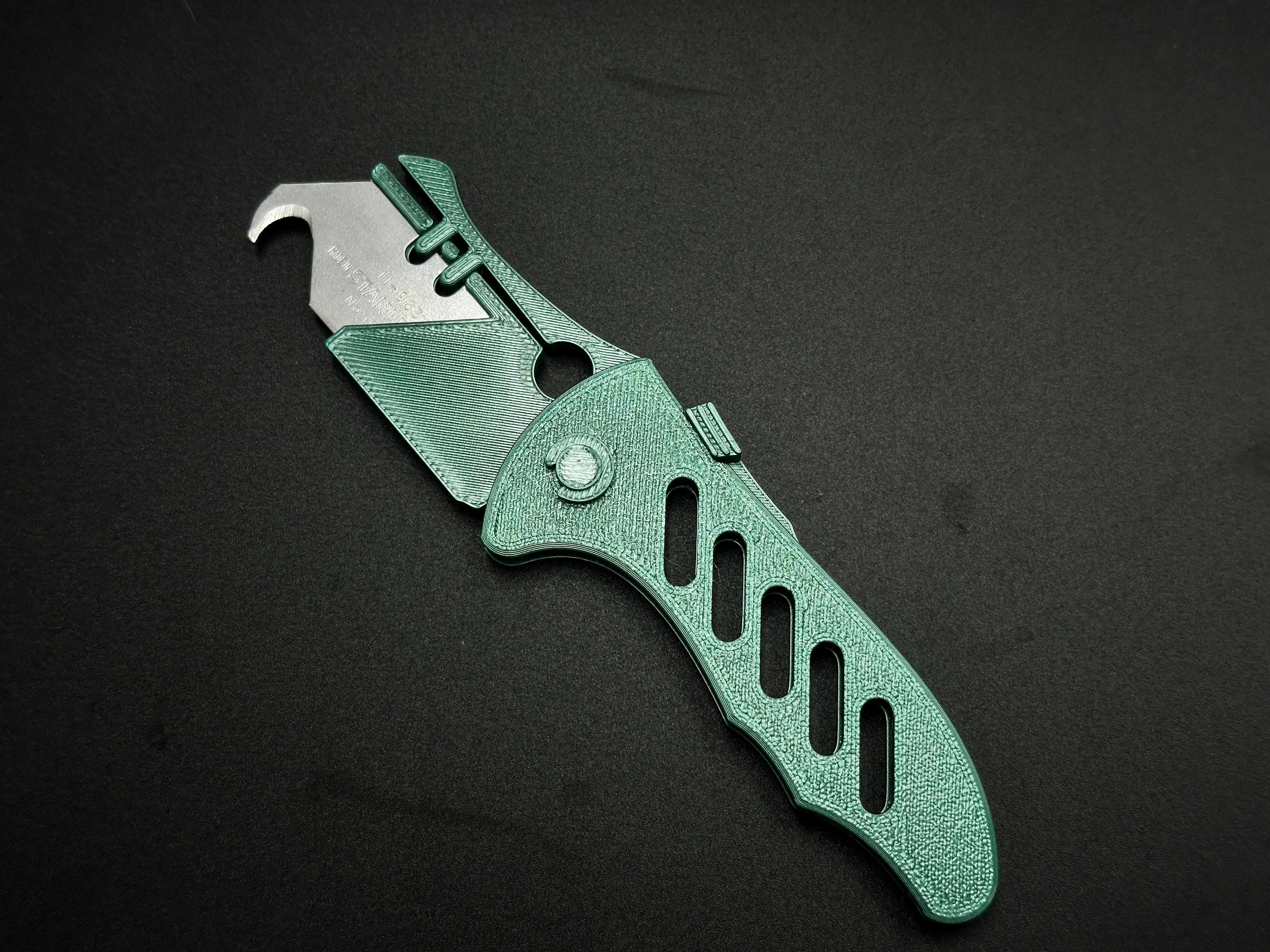 Fully 3D-Printed EDC Folding Utility Knife by Trent Studio MakerWorld: Download Free 3D Models