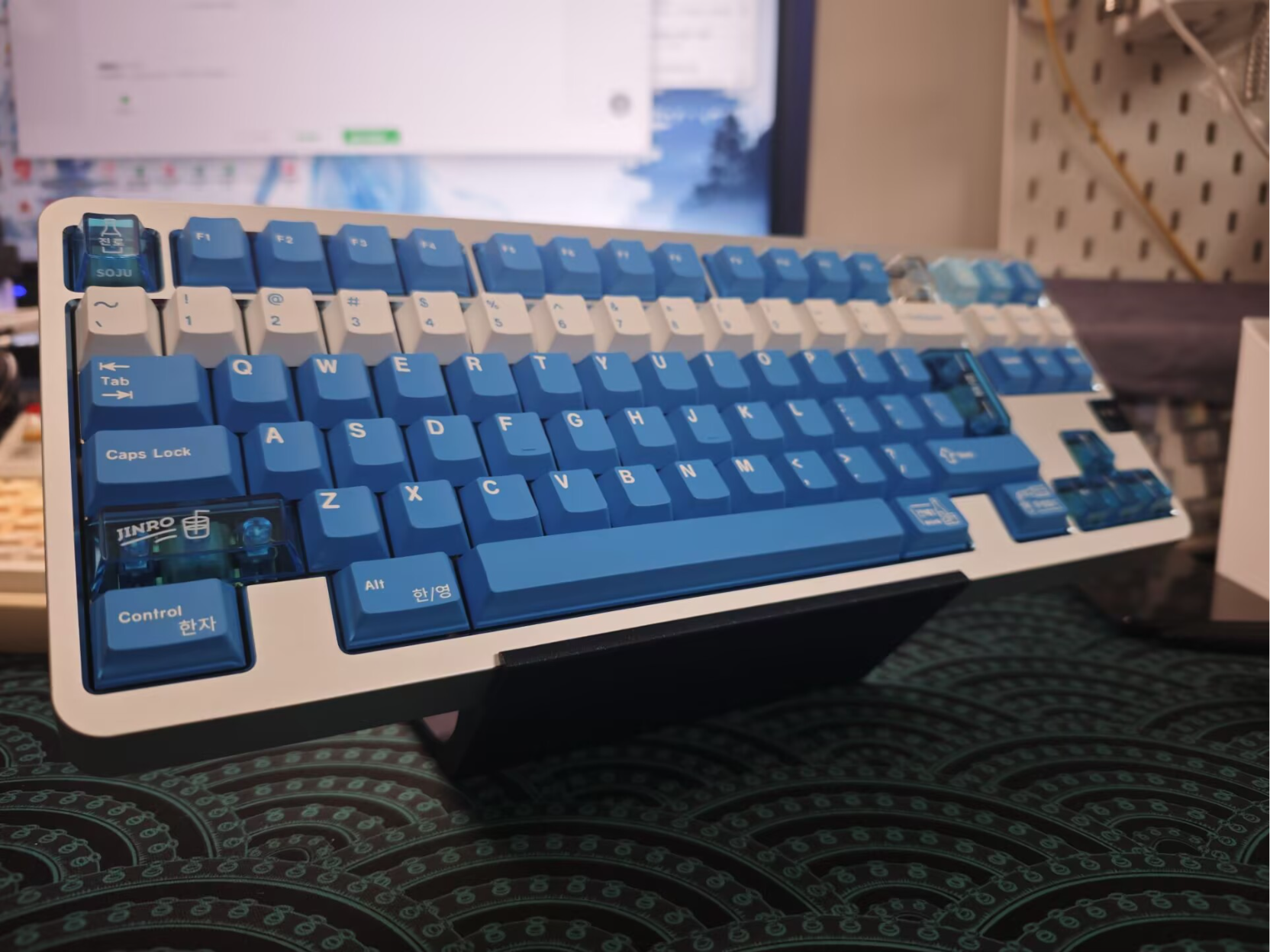 Keyboard Base Keyboard Display Stand by Lealet MakerWorld: Download ...