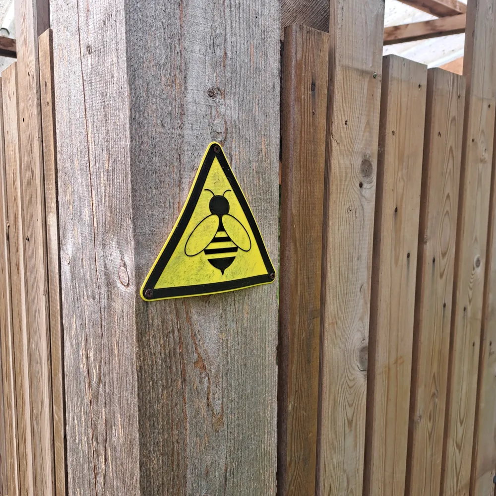 BEE WARNING SIGN by fab59MakerWorld: Download Free 3D Models