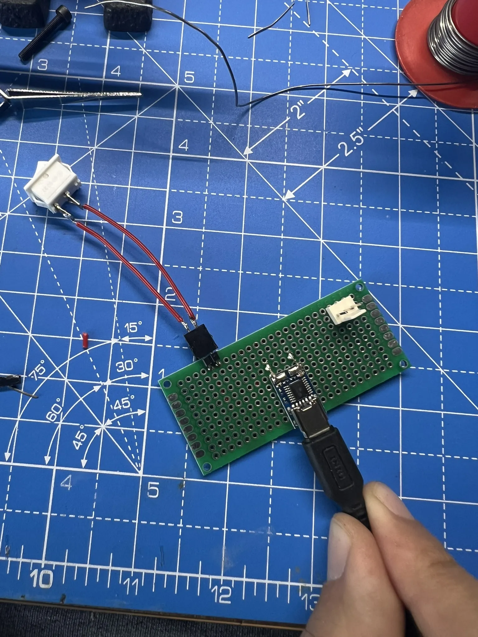 Compact USB-C Solder Fume Extractor by raffaello MakerWorld: Download ...