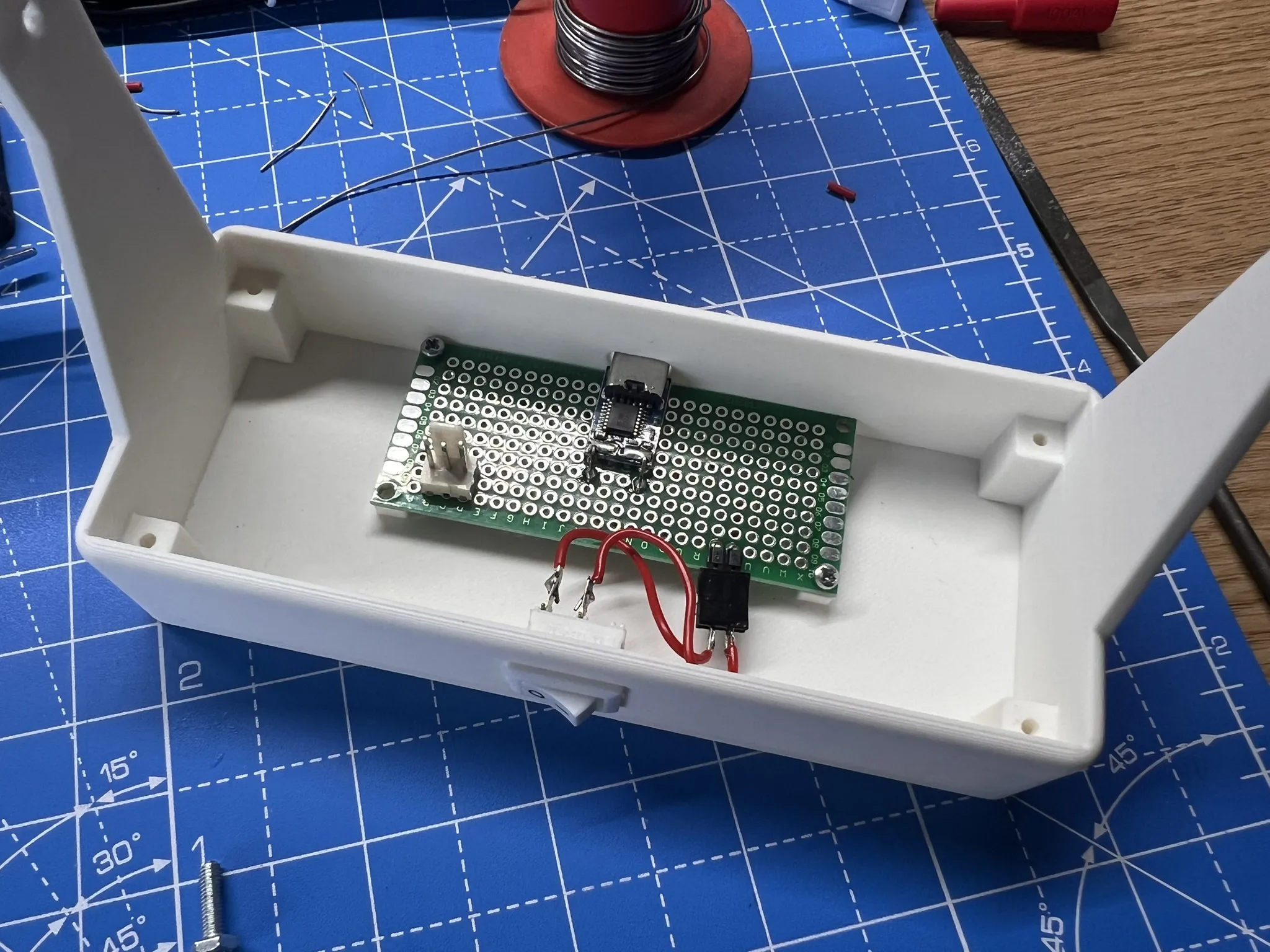 Compact USB-C Solder Fume Extractor by raffaello MakerWorld: Download ...