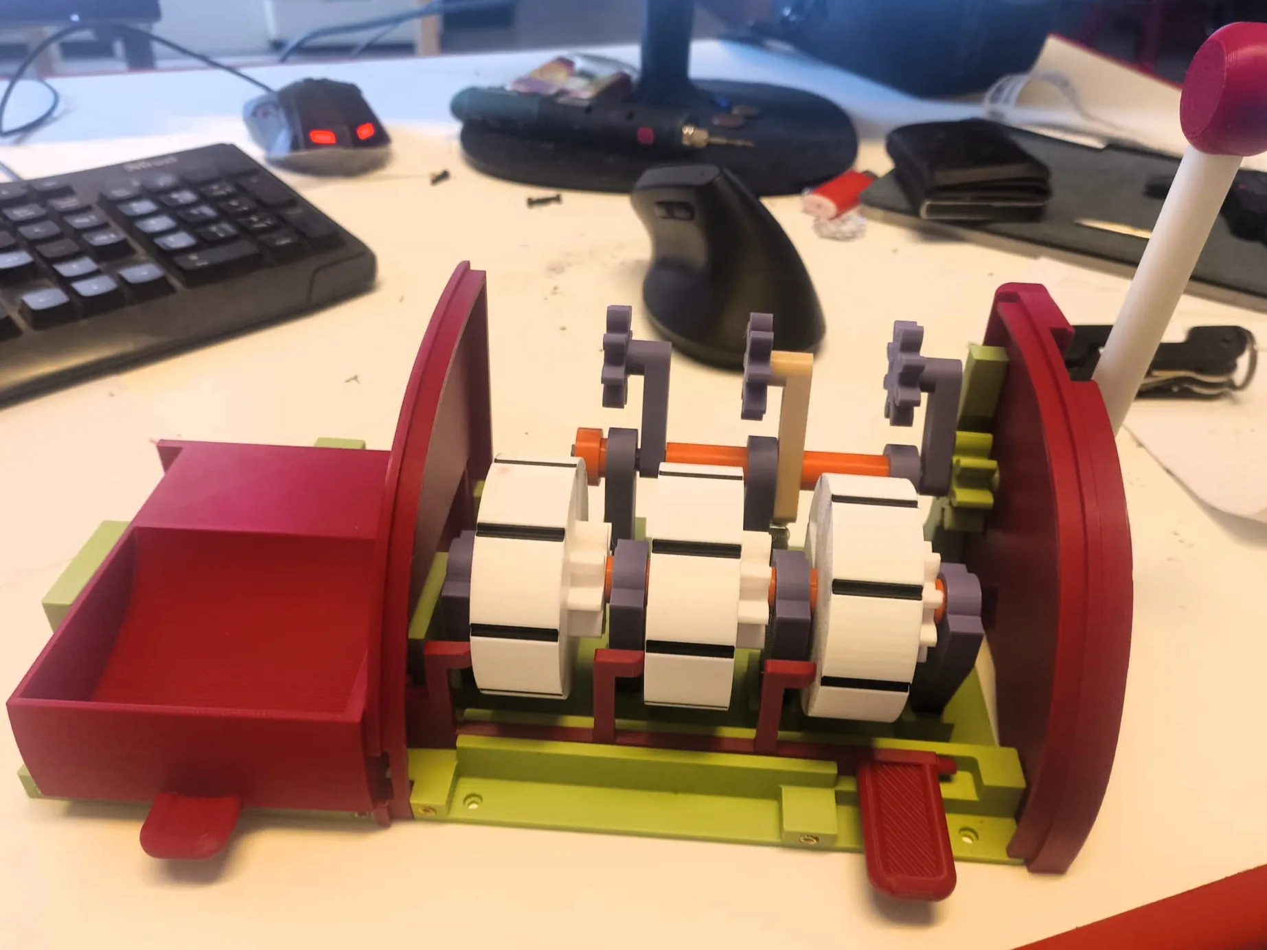 SweetReel -the candy dispenser slot machine by fmor MakerWorld ...