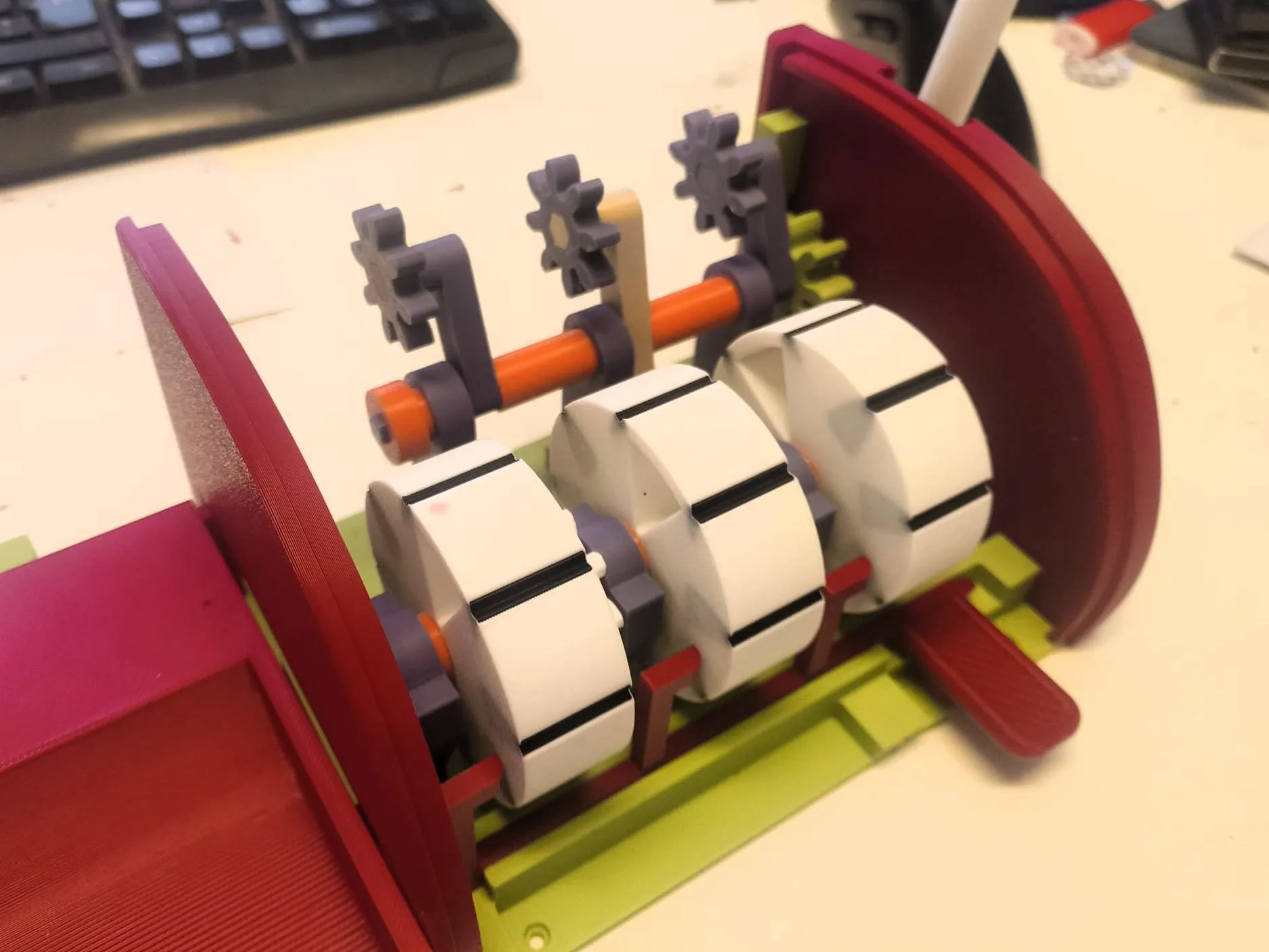 SweetReel -the candy dispenser slot machine by fmor MakerWorld ...