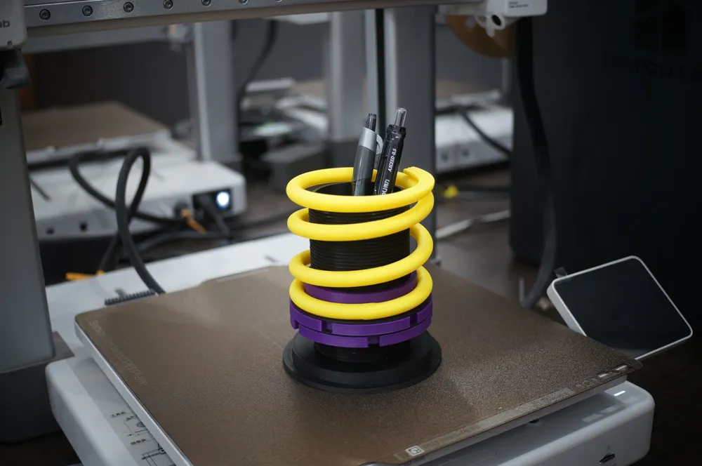 Coilover Shock Absorber - Pen Holder by HOBBY研究所 MakerWorld: Download ...