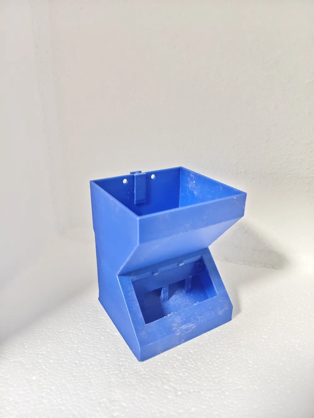 Newly hatched chick feeder - Free 3D Print Model - MakerWorld