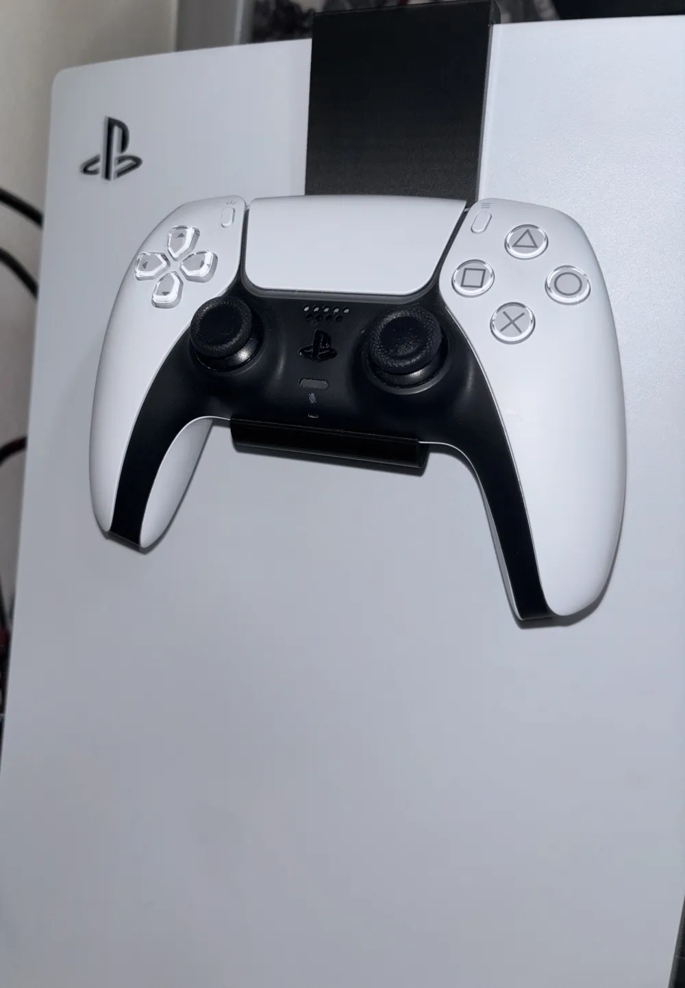 PS5 Controller Side Mount Holder by LippDerBarbar MakerWorld: Download ...