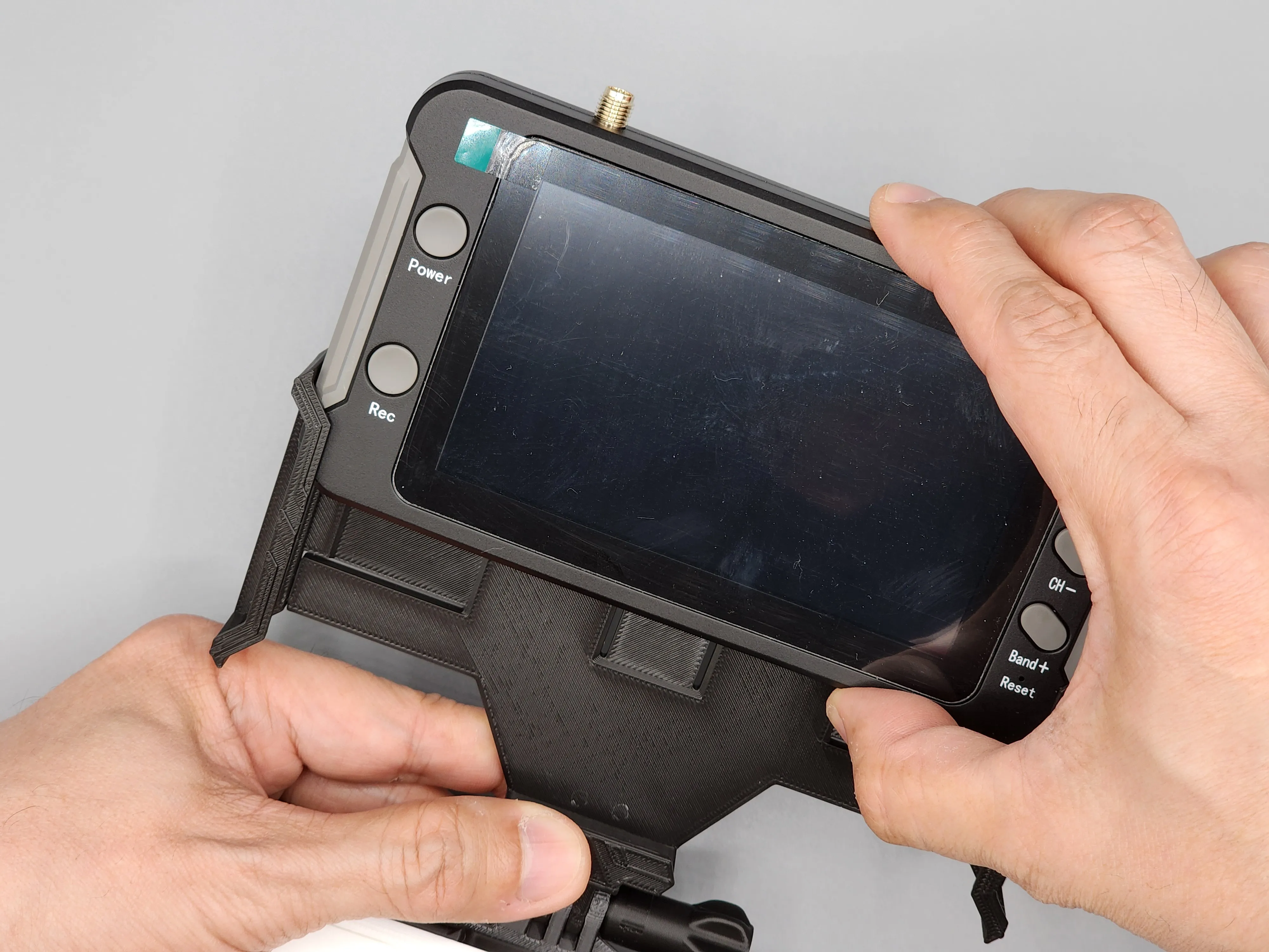 FPV Monitor Mount for CyberBrick Official Remote Remixed by chiz_m MakerWorld: Download Free 3D ...