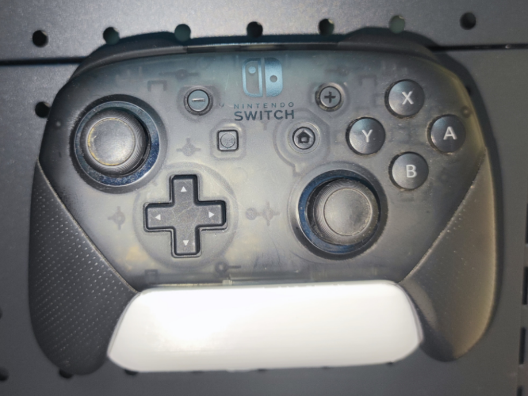 Switch Pro Controller Pegboard Stand (25mm spacing) Remixed by Tkry ...