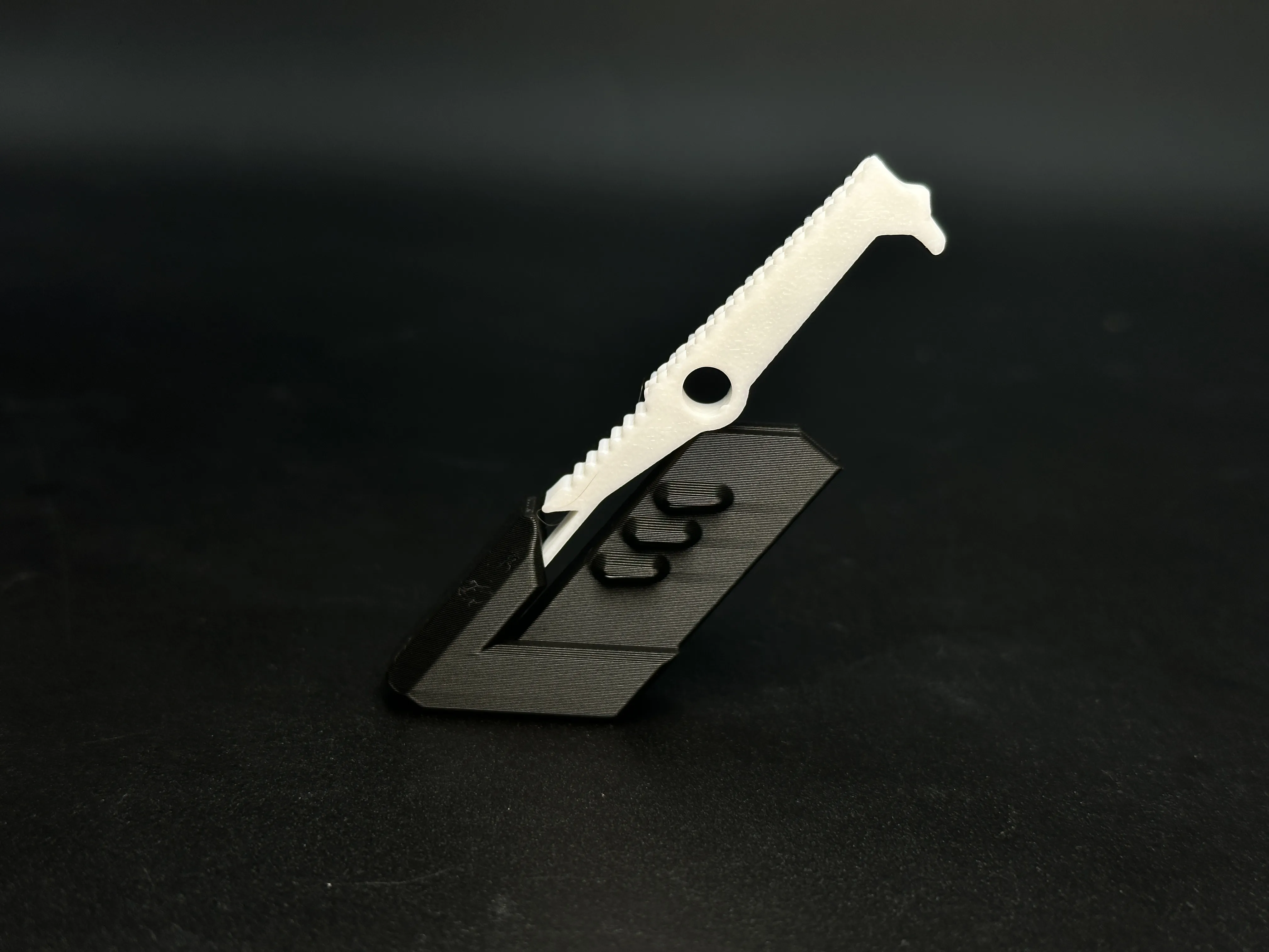 Tactical-Style Folding Utility Knife II - Free 3D Print Model - MakerWorld