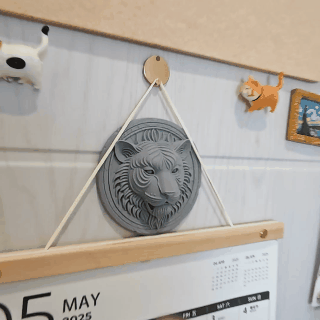 Round tiger head relief badge refrigerator magnet, no supports needed ...