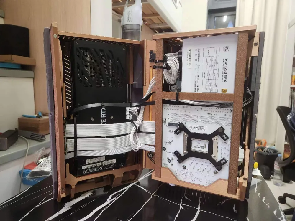 MOTH - Transformable ITX PC Case - Free 3D Print Model - MakerWorld