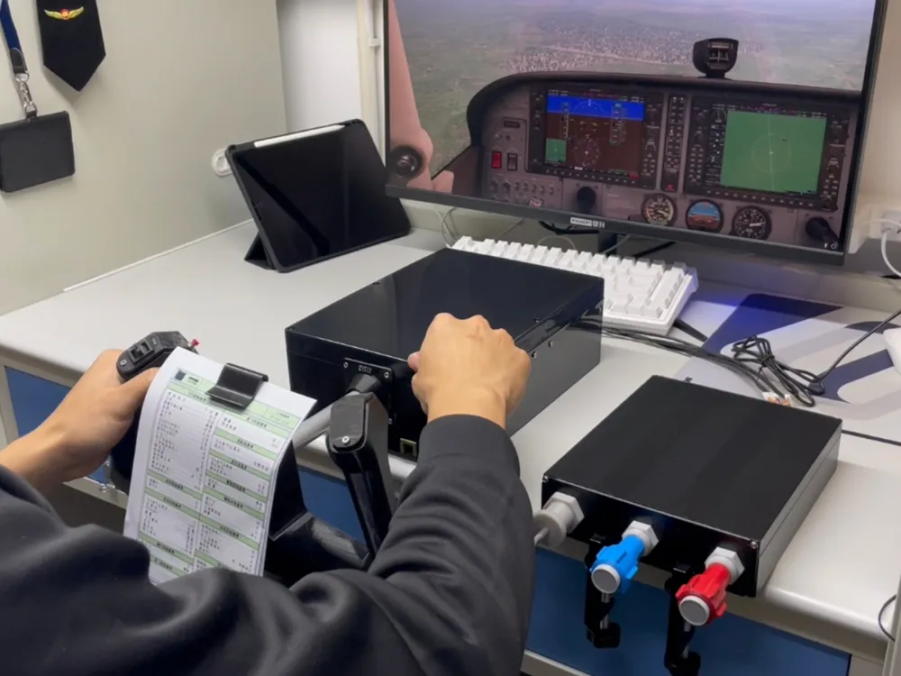Flight simulation peripherals: Cessna 172 simulator yoke - Free 3D ...