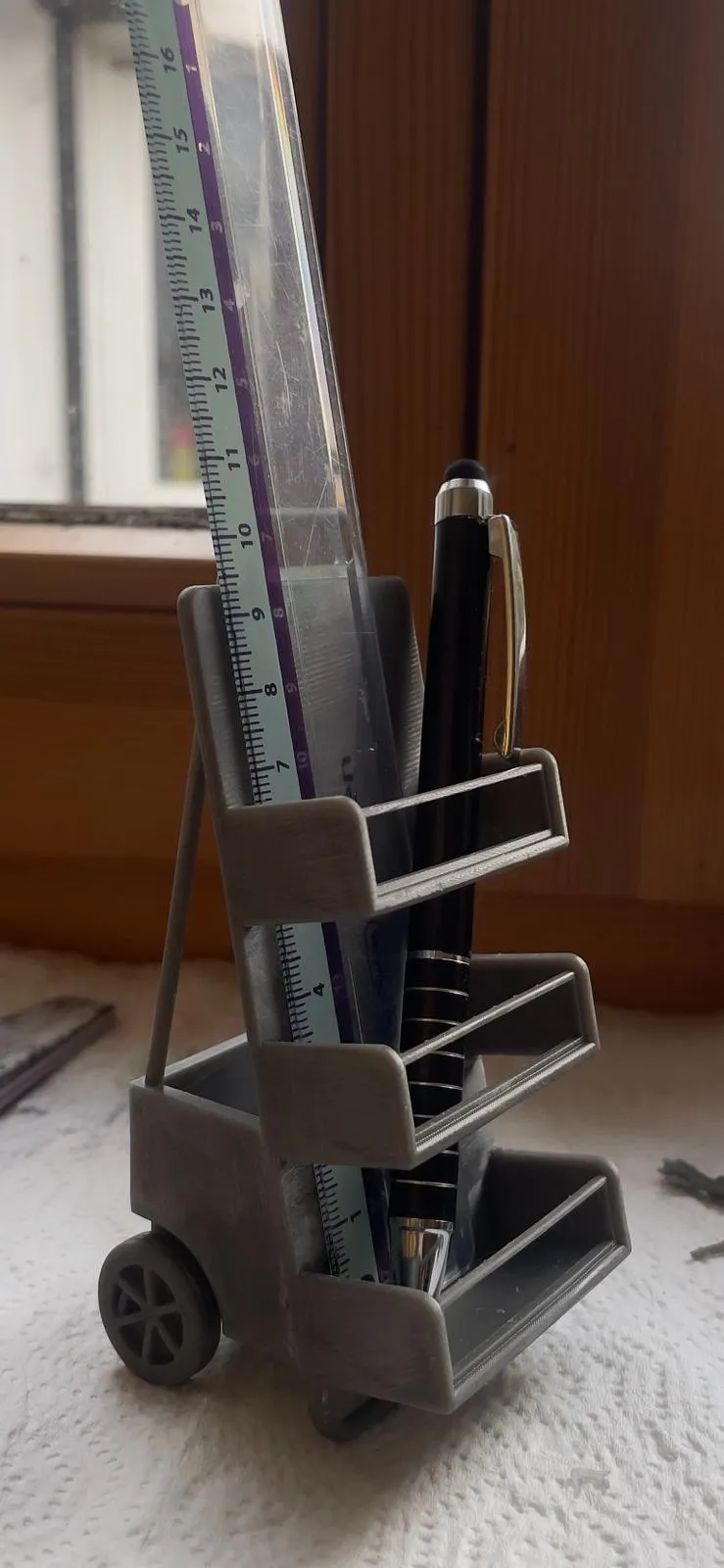 Detailed JW Trolley Pen Holder Remixed by mstr_t MakerWorld: Download ...