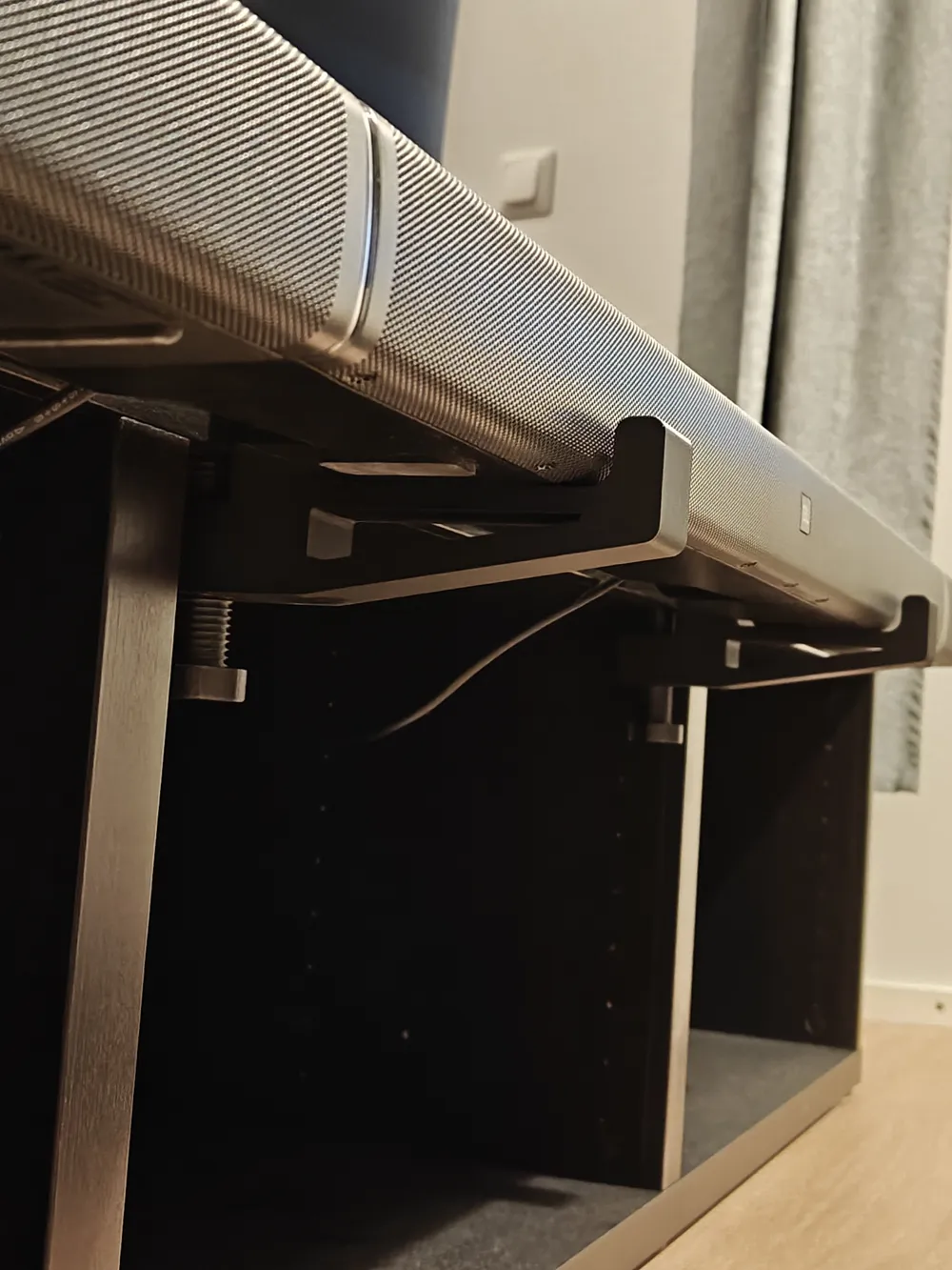 V2.0 Soundbar TV-Stand mount w/ adjustable clamp by Jerqu MakerWorld ...