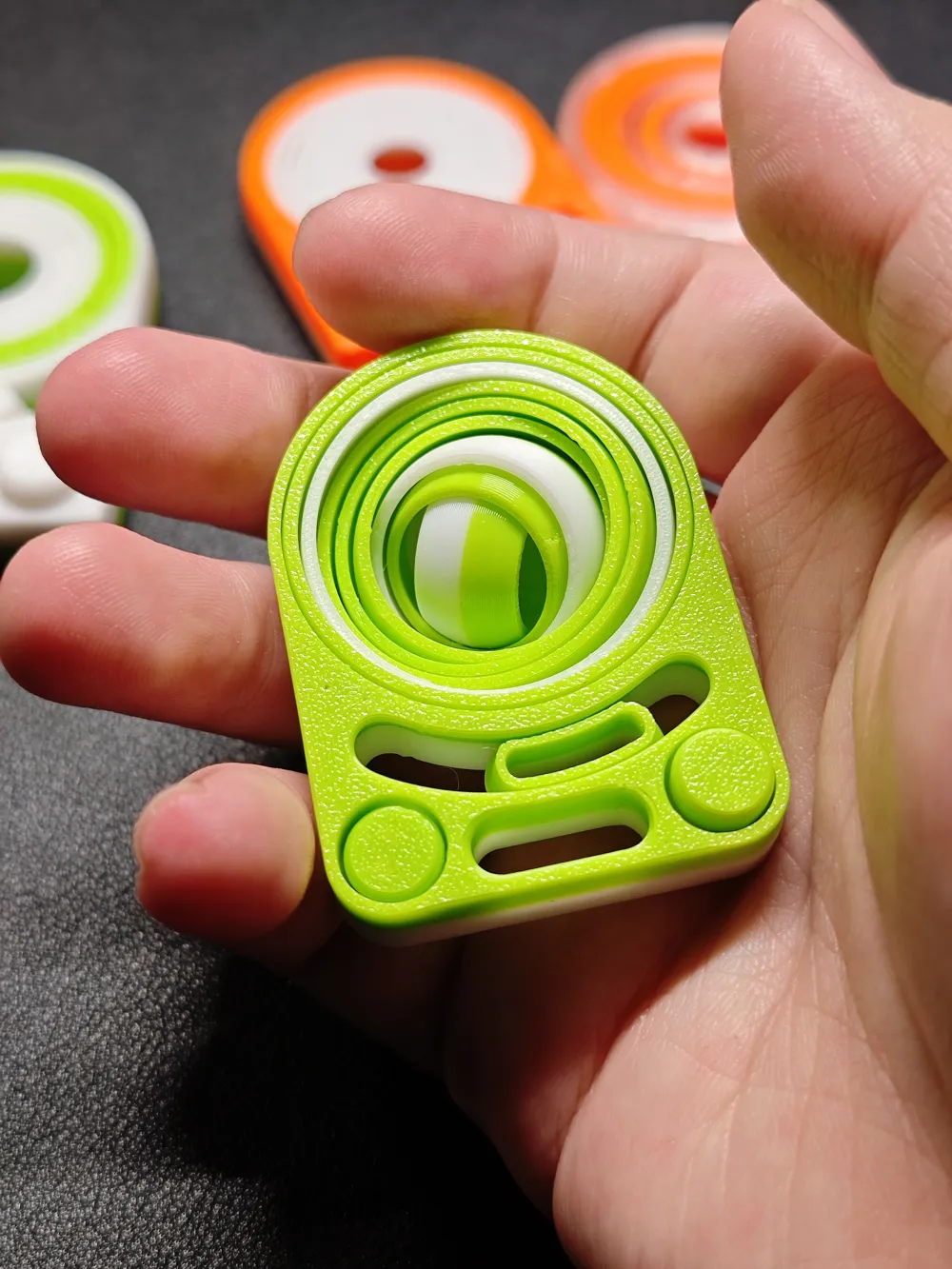 Looping Fidget Keychain - Free 3D Print Model - MakerWorld