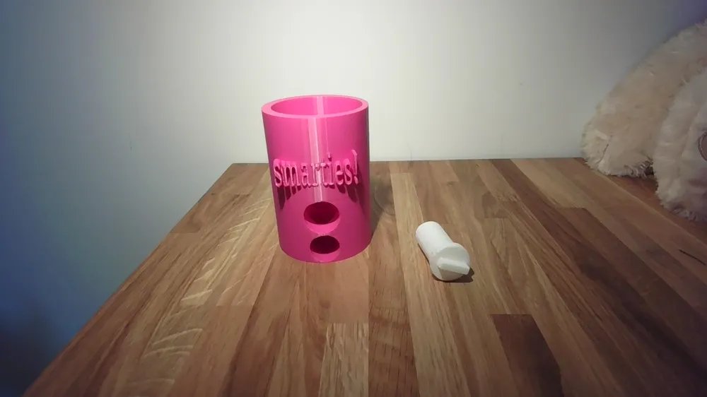 Smarties-Bonbondispenser von The Greek Geek MakerWorld: Kostenlose 3D ...