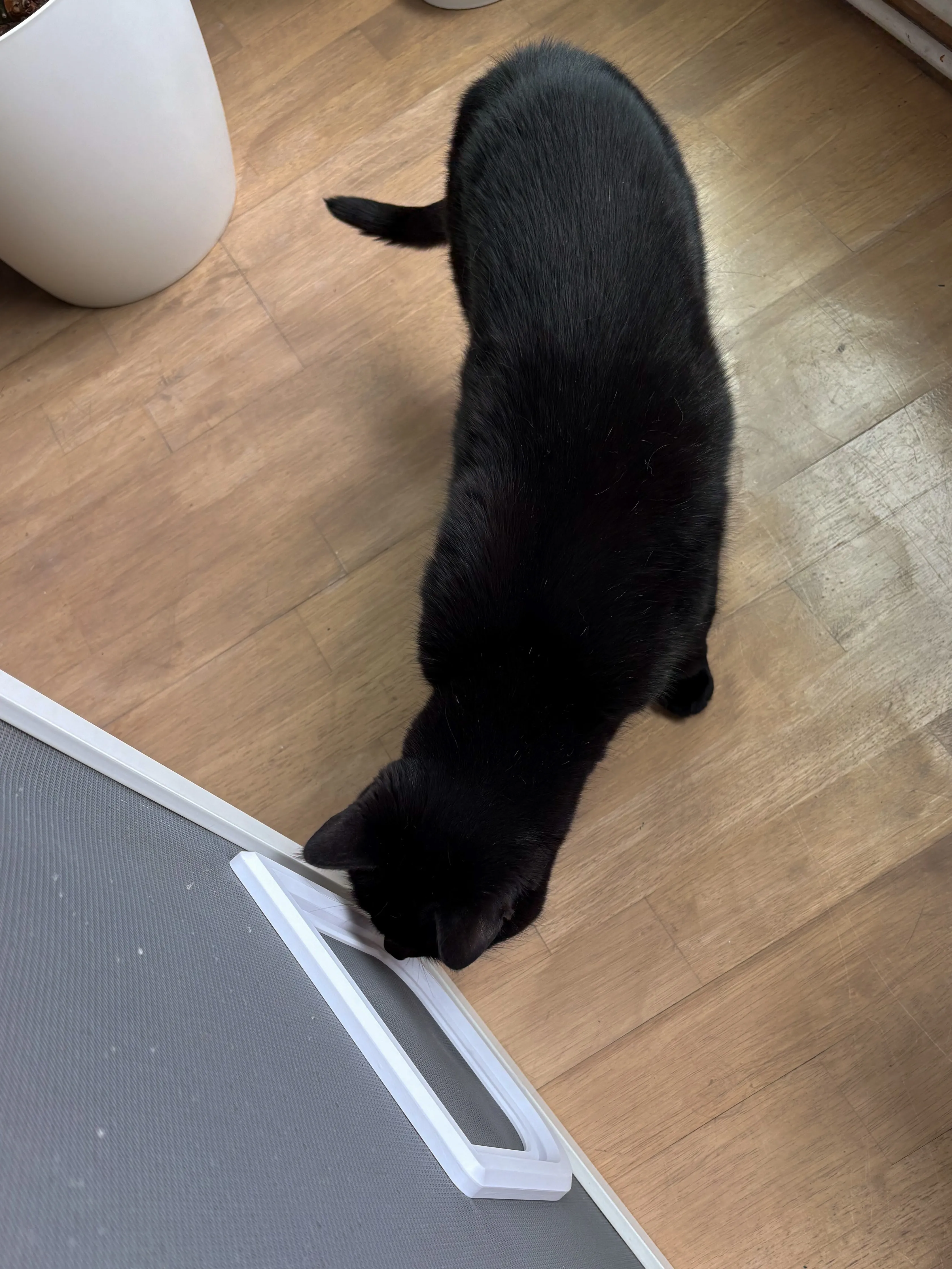 Cat flap for bug screen - Free 3D Print Model - MakerWorld