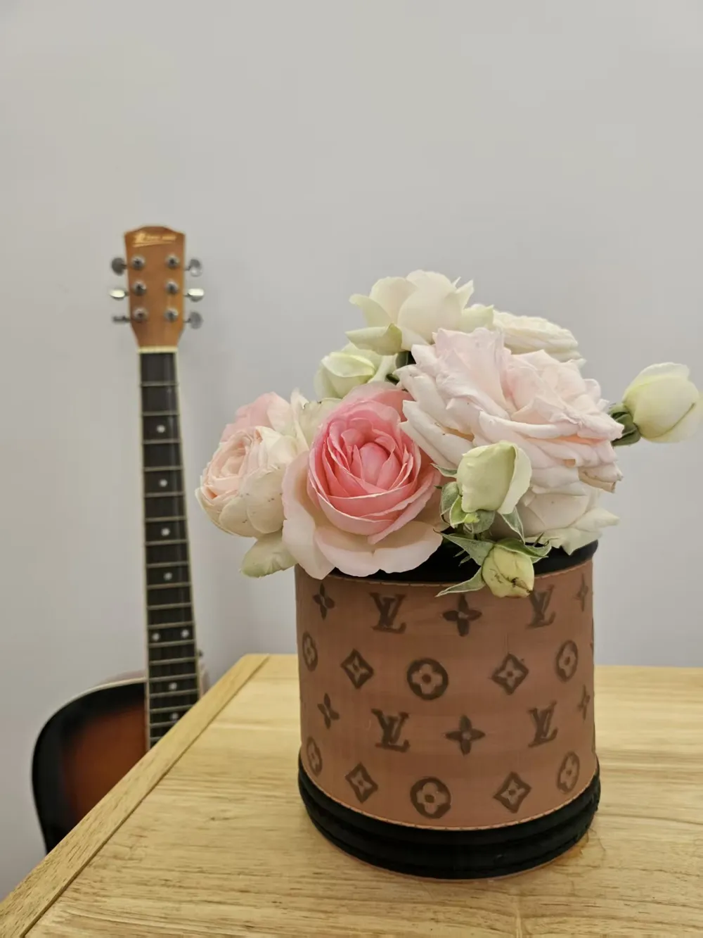 LV Embrace Bucket Vase (with stitch details) - Free 3D Print Model ...