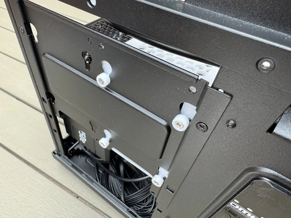 Ssd disk cage/caddy for 8 drives by rokicool MakerWorld: Download Free ...