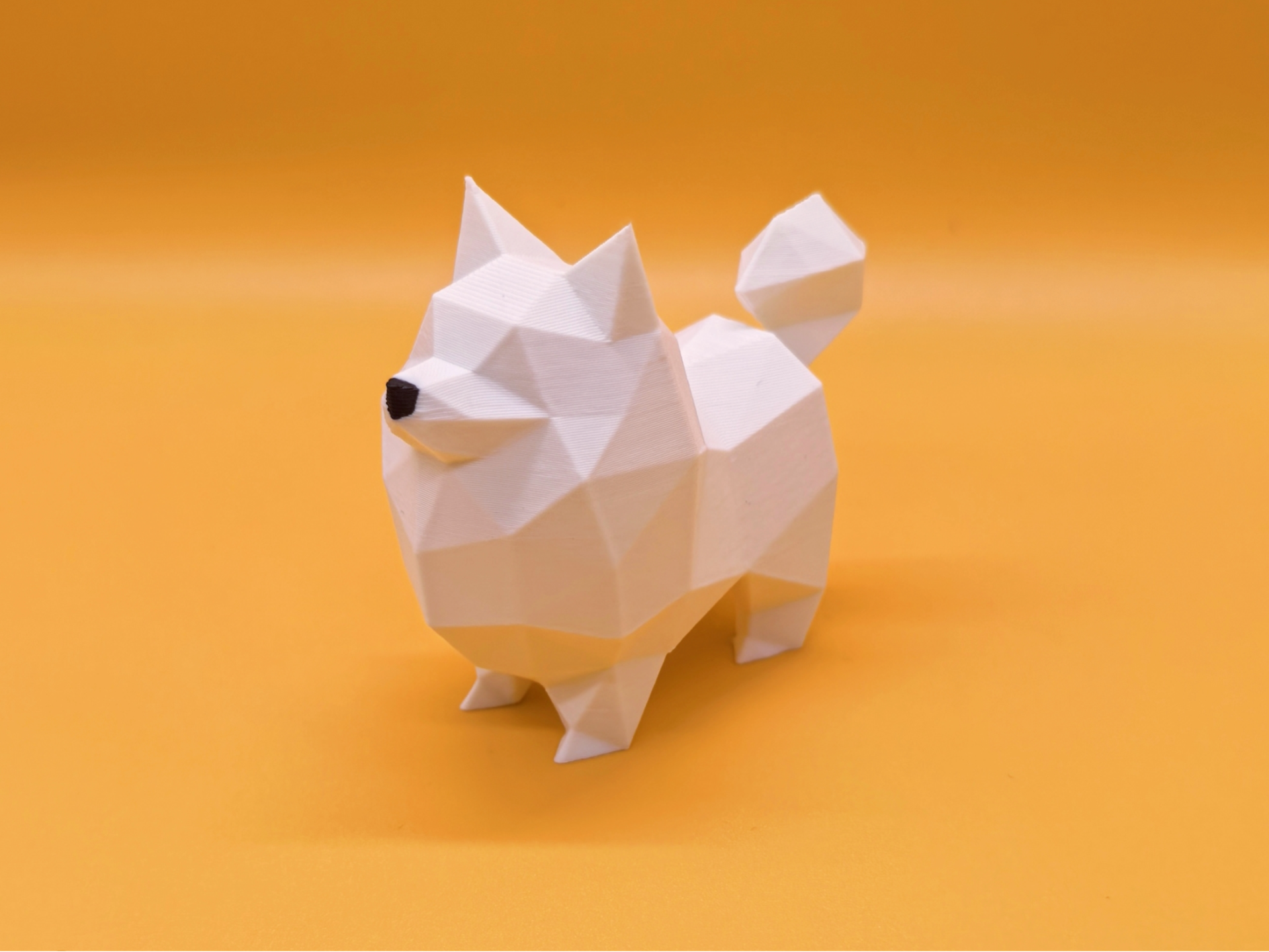 Chien de race Poméranien low poly - Décoration sculpturale animalière ...