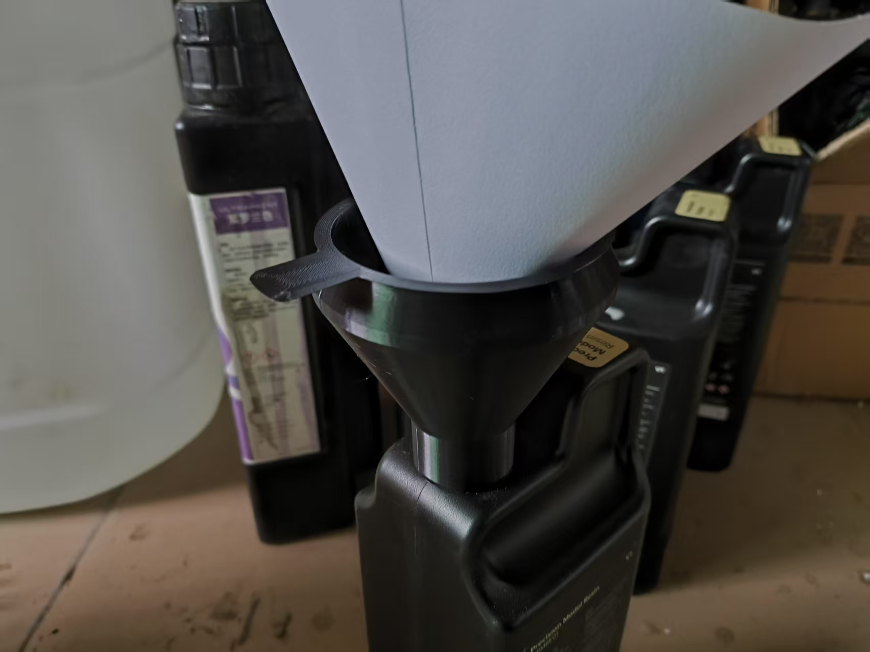 Funnel for Formlabs Form 4 resin bottles by 麦子 MakerWorld: Download ...
