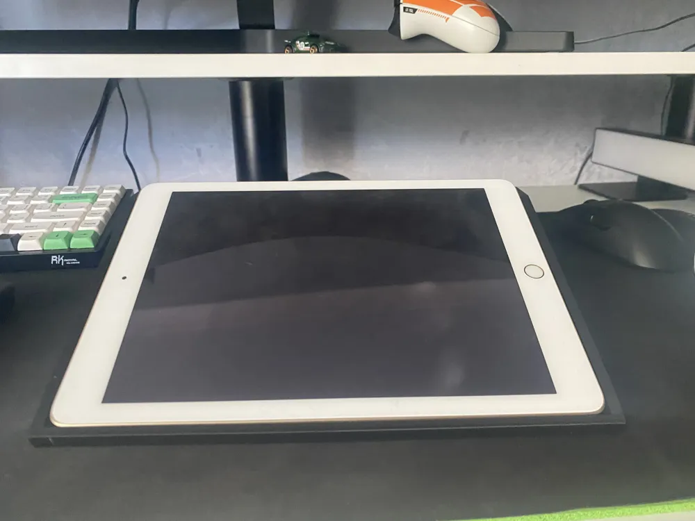 Ipad Mini Monitor Support by Archwage MakerWorld: Download Free 3D Models