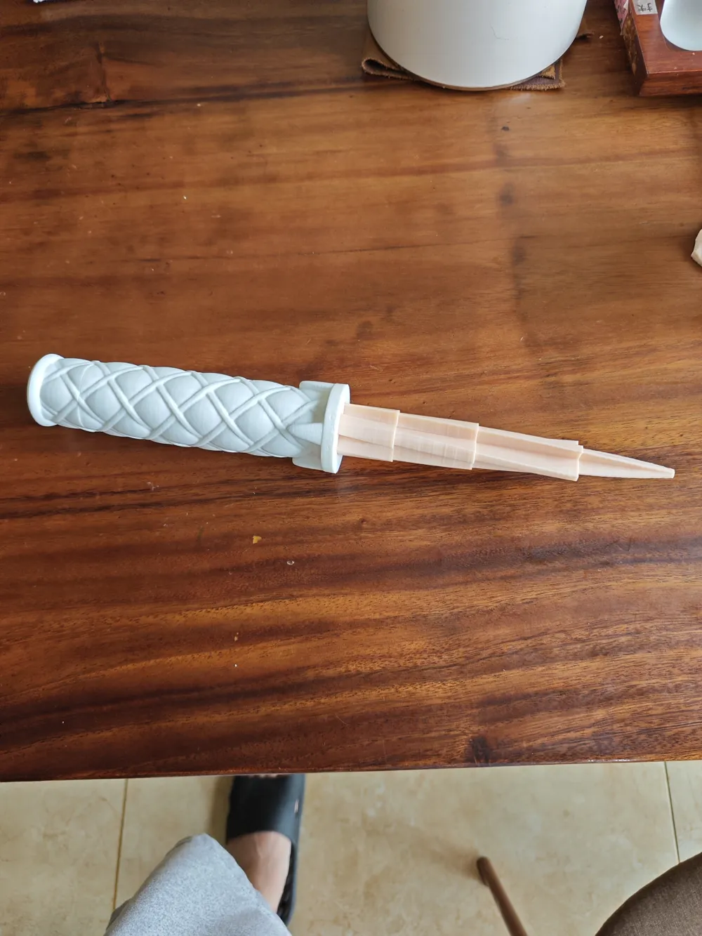 Spiral retractable sword, sword core, simple printing, well-adjusted ...