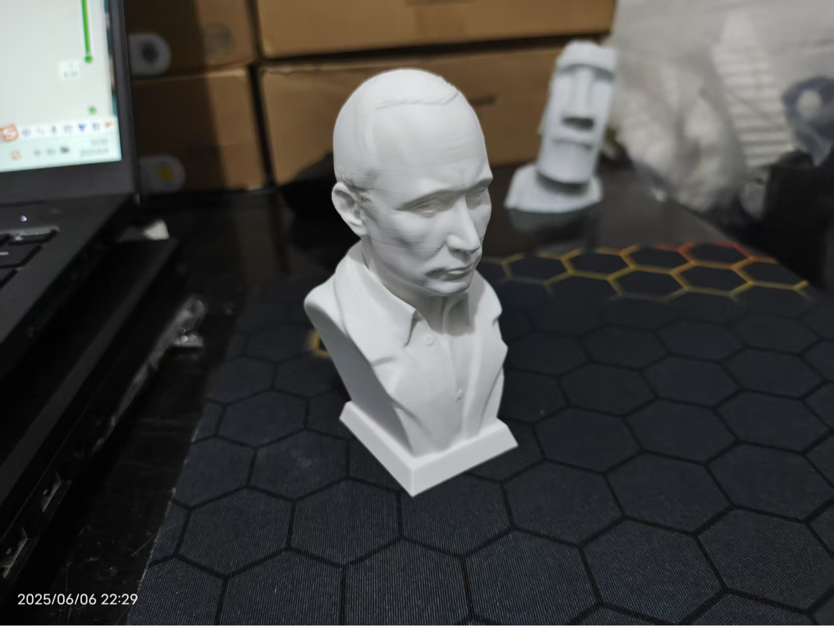 Putin Statue by user_4051268438 MakerWorld: Download Free 3D Models