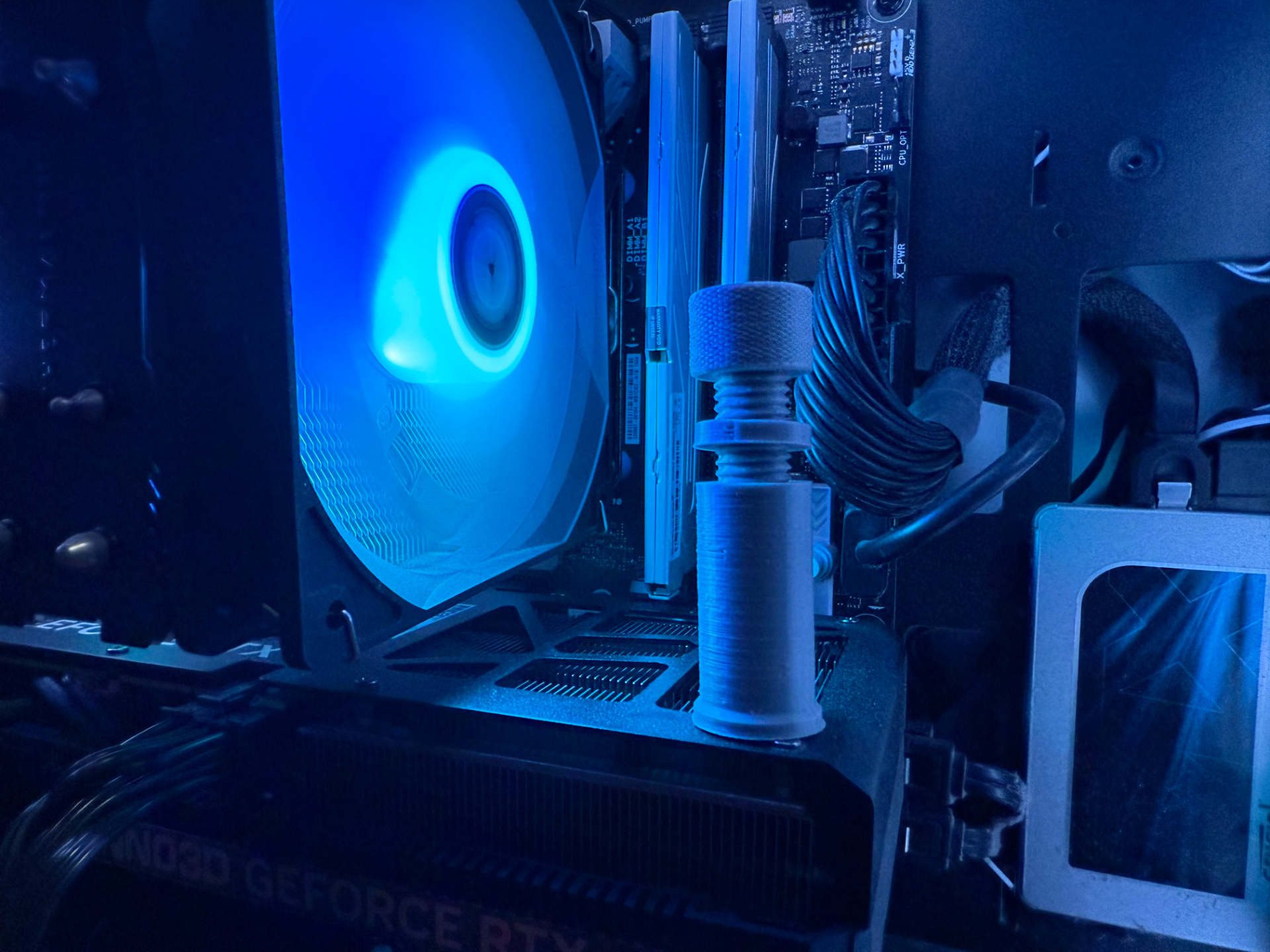 GPU Holder by ZE MakerWorld: Download Free 3D Models