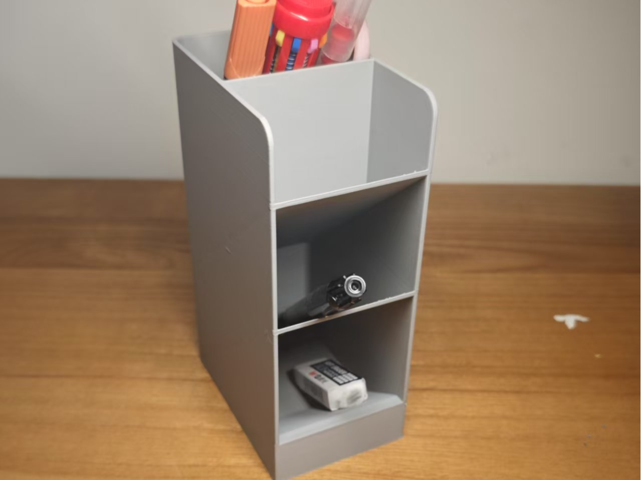 Angled Pen Holder by Donger MakerWorld: Download Free 3D Models