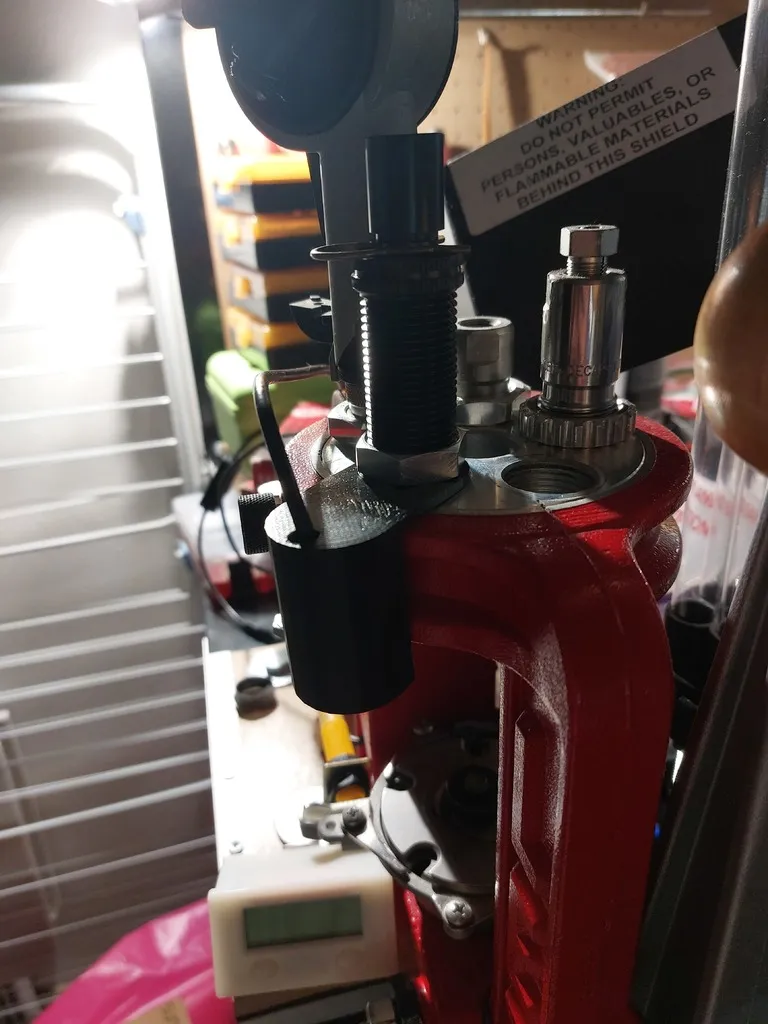 Endoscope mount for Lee Load Master by Zon_Tortona MakerWorld: Download ...