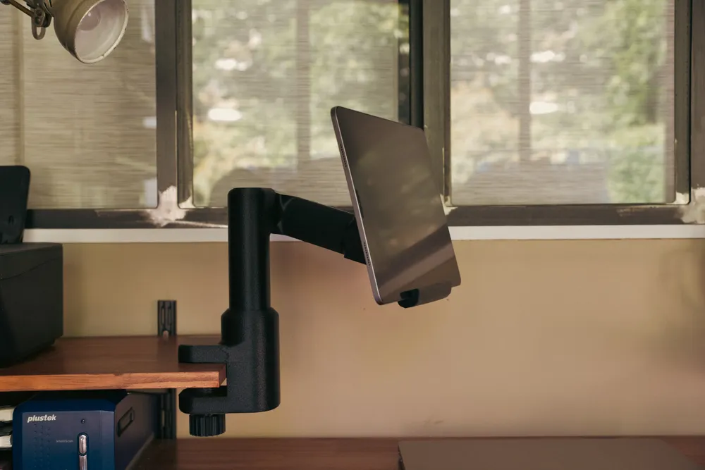 Ipad adjustable stand by manbirdeo MakerWorld: Download Free 3D Models