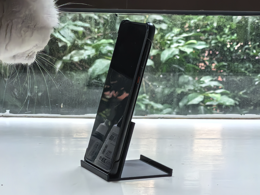 "15° & 30°", a minimalist phone stand. by Jicaworks MakerWorld ...